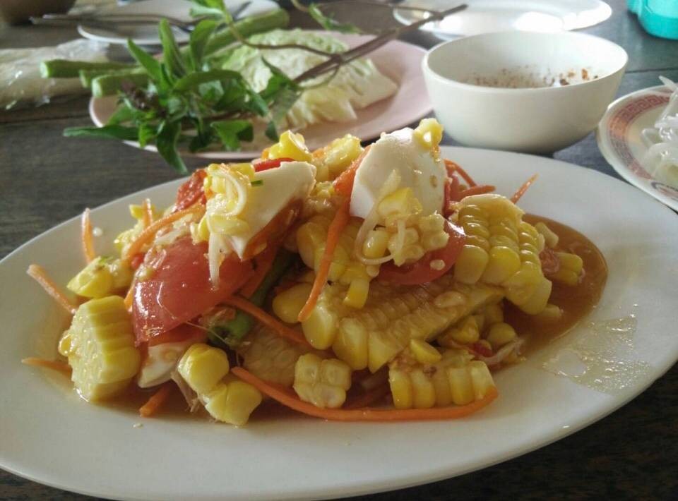 ตำข้าวโพด • อันนี้ก็อร่อยจ้า ร้าน เจ๊ก้อย ถนนเพชรบุรี