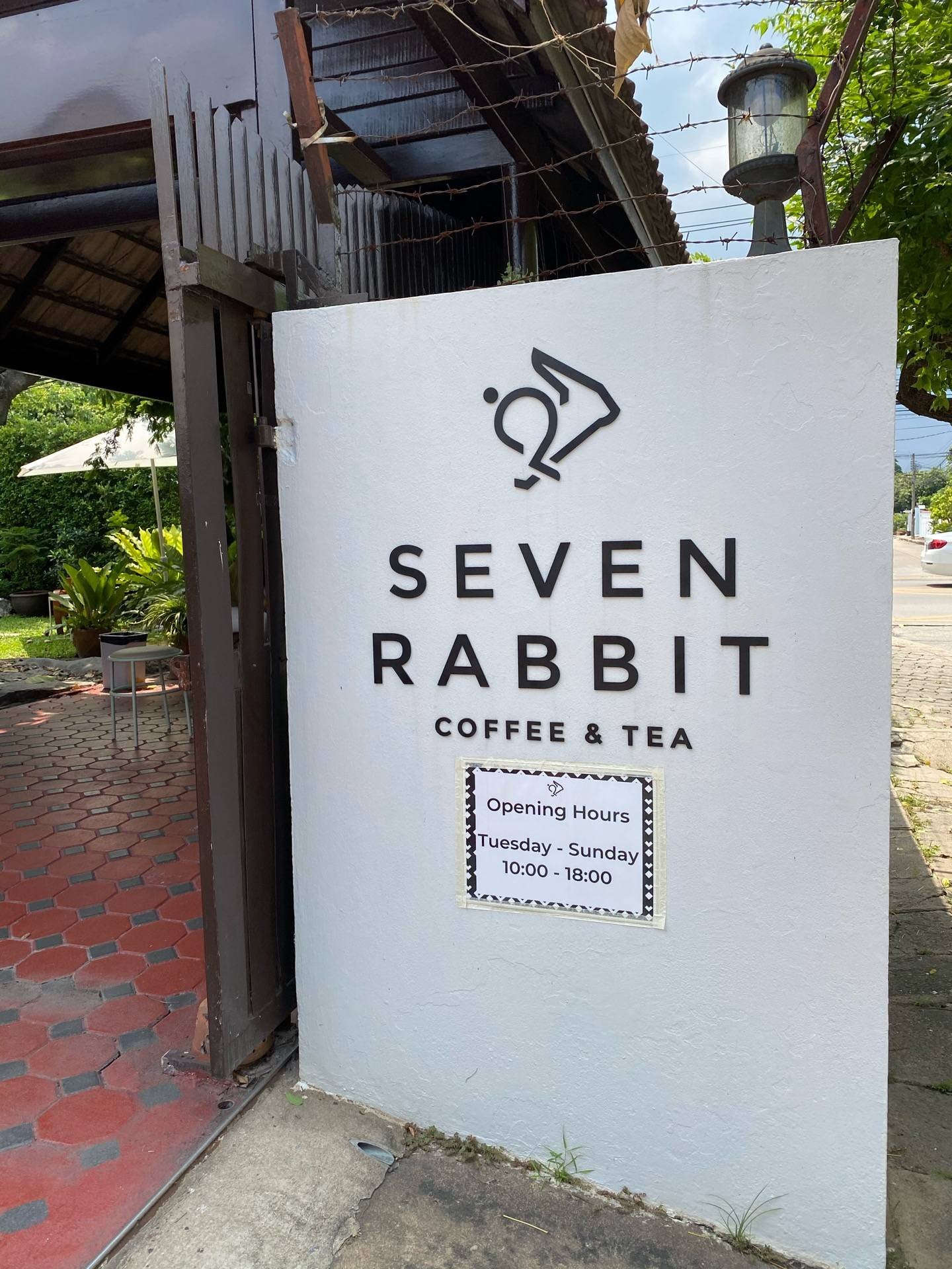 รูป Seven Rabbit Coffee & Tea Pattanakarn 53