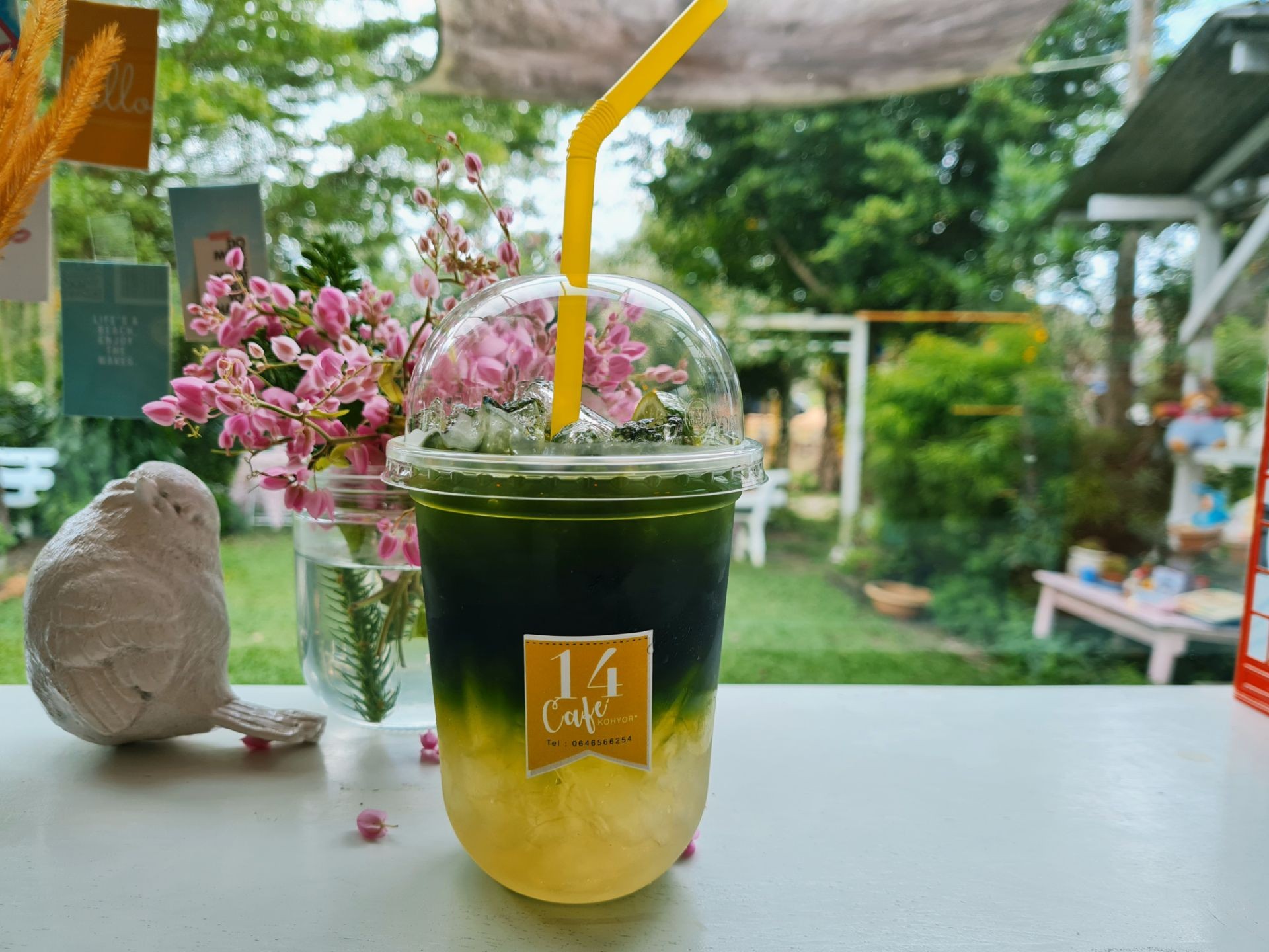 รีวิว 14 Cafe - เป็นร้านกาเเฟที่บรรยากาศร่มรื่นมากค่ะ เจ้าของร้านเป็น ...