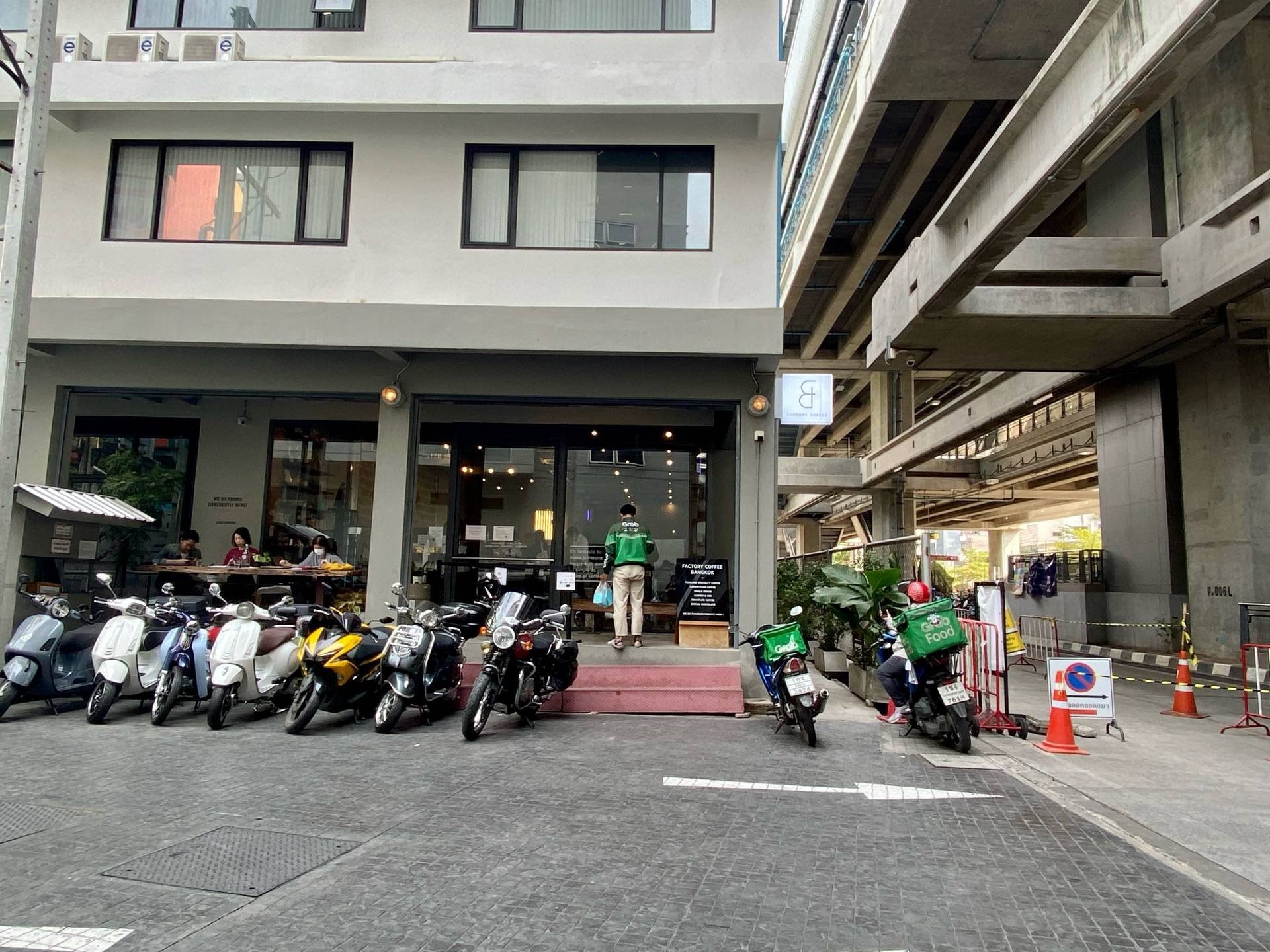 รีวิว Factory Coffee - BKK พญาไท - Specialty Coffee Cafe