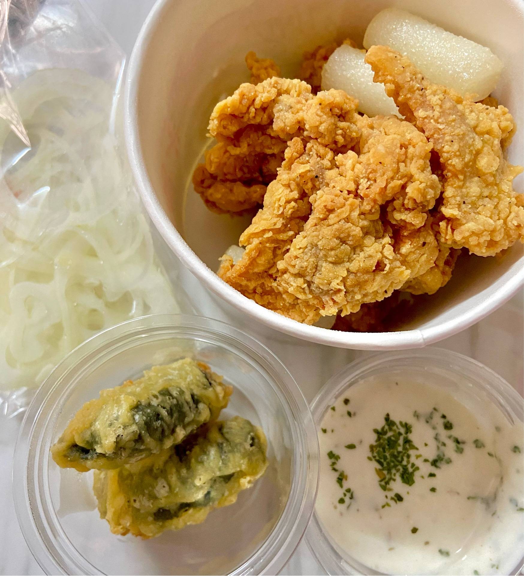 รีวิว GuGu Chicken Korean Crispy Chicken ตะวันนา - White onion chicken ...