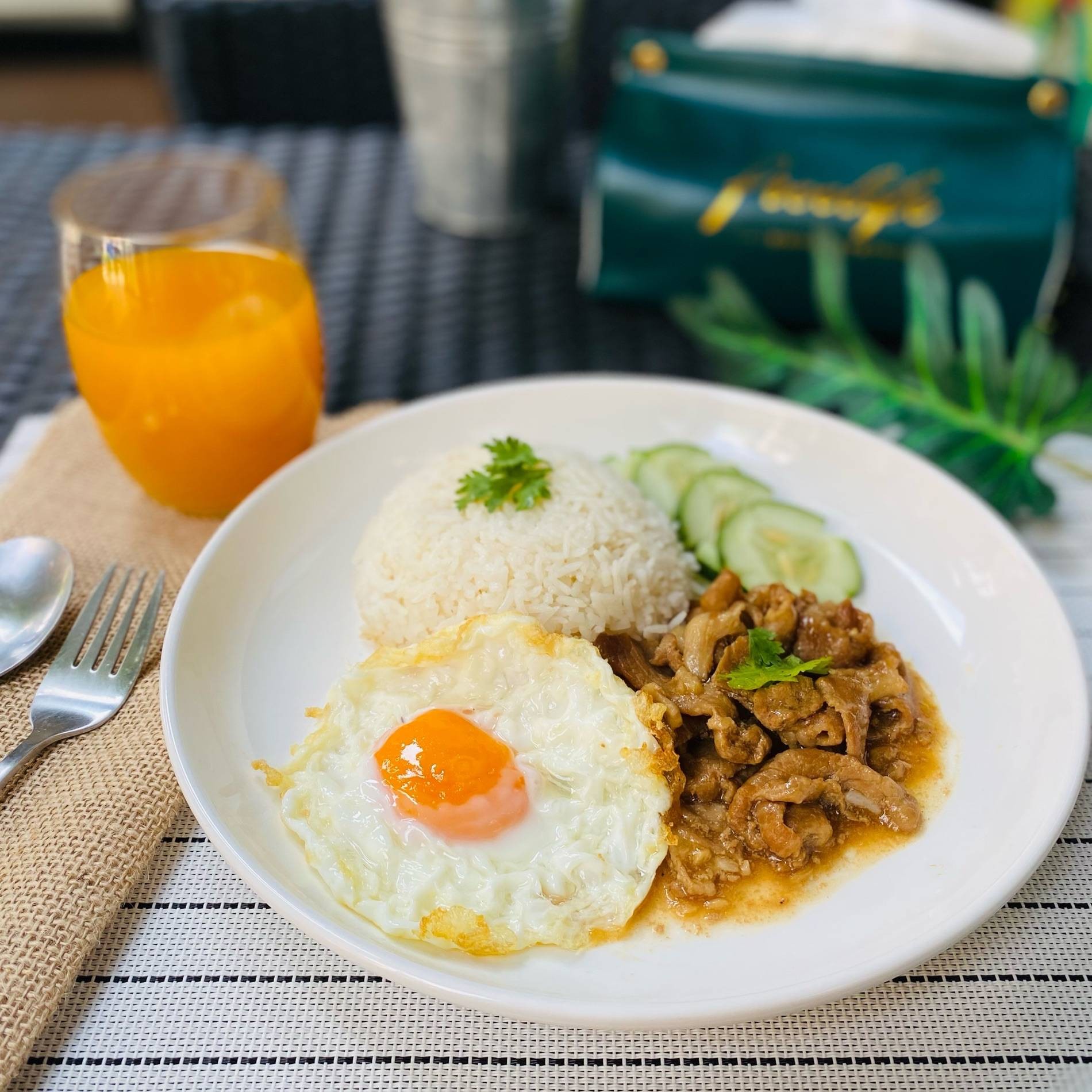 Glur Cafe - สั่งอาหารเดลิเวอรี | Wongnai x LINE MAN