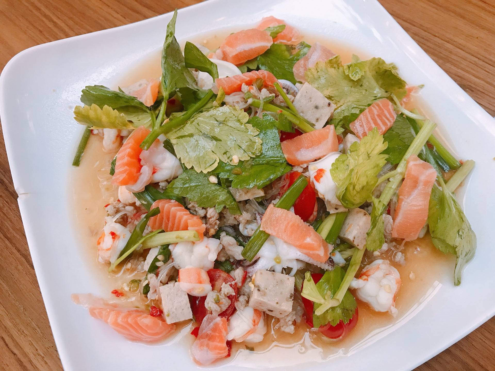 ดีลส่วนลดพิเศษร้าน Monster YUM (Area-11) บีทีเอสราบ11 รับส่วนลด 10% ...