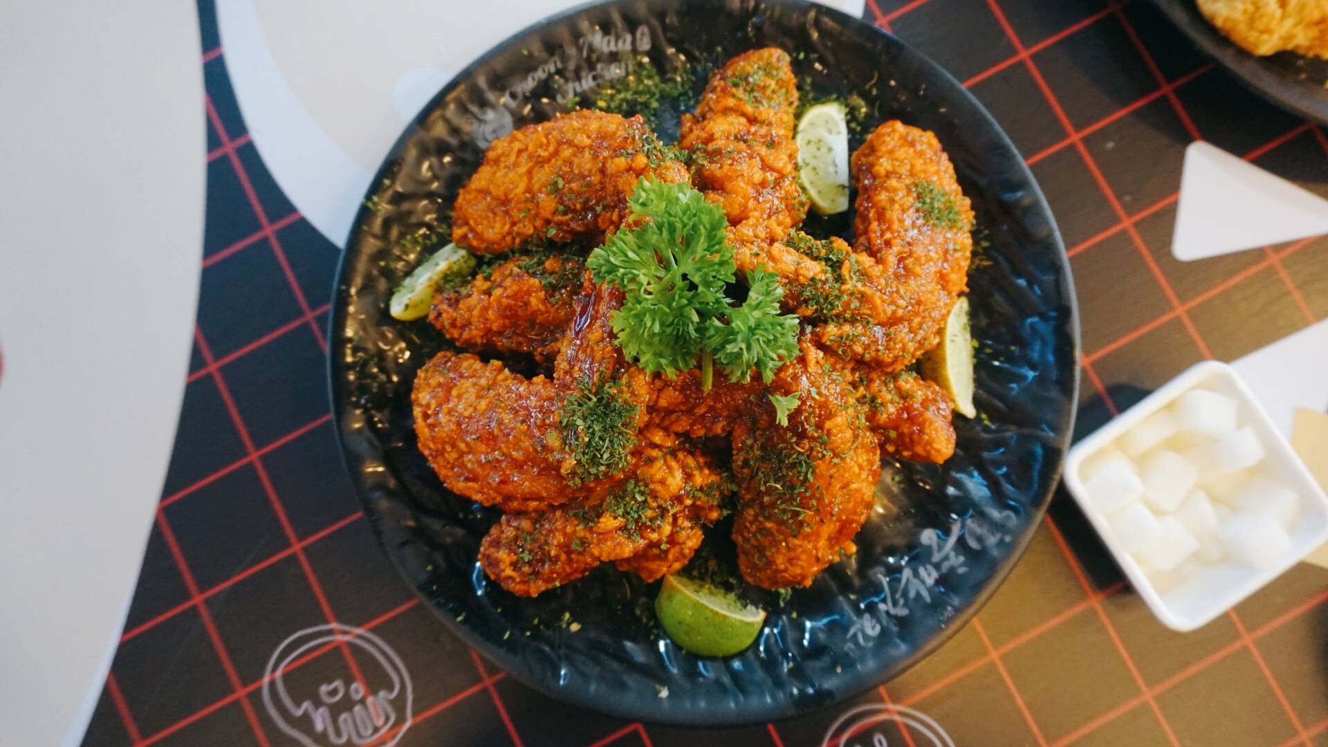 รีวิว Choongman Chicken Glasshouse Ratchada - คิดถึงเกาหลี..มากินไก่ทอด ...