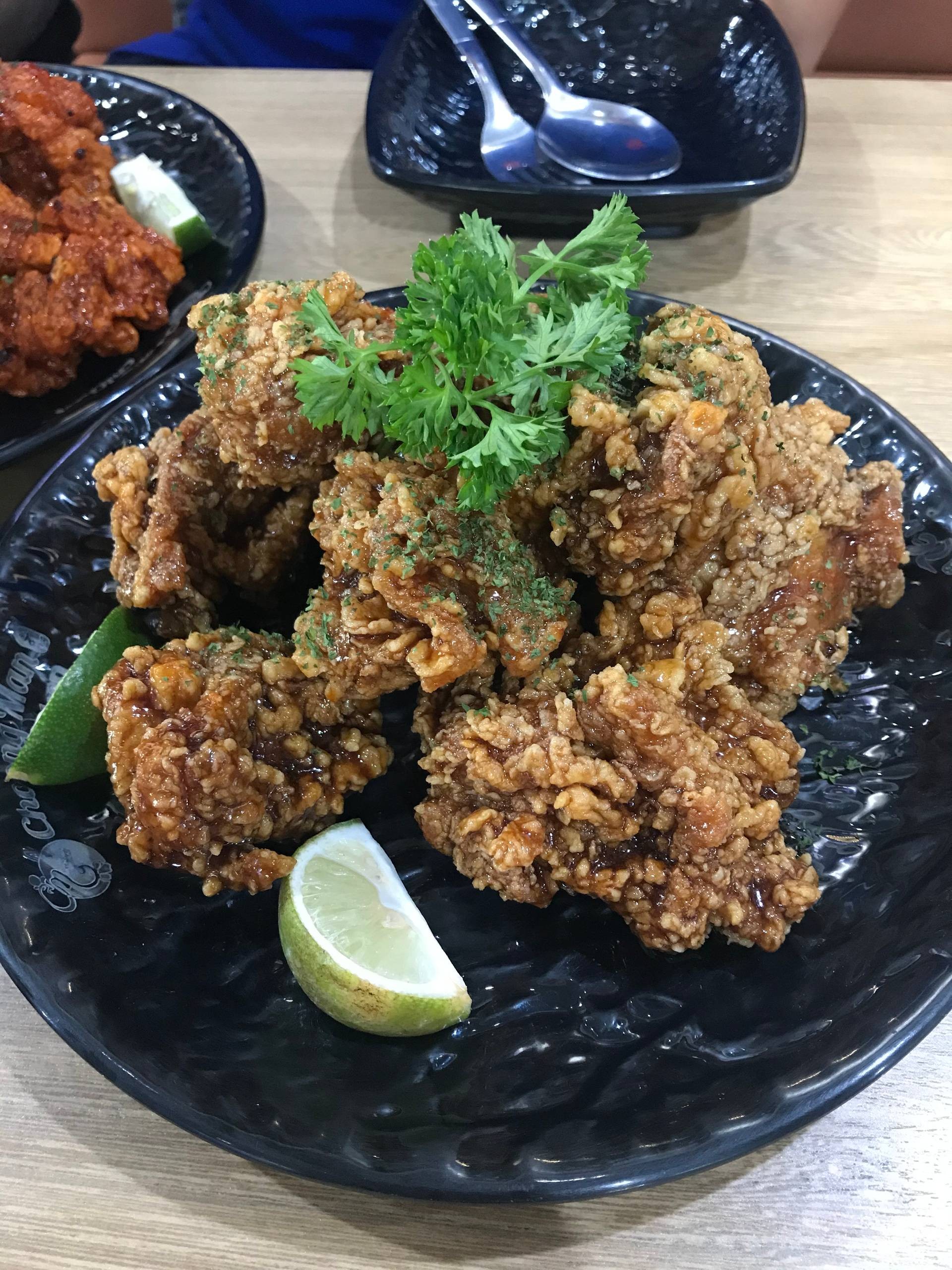รีวิว Choongman Chicken อโศก สุขุมวิทพลาซ่า Korean Town - หนึ่งในร้าน ...