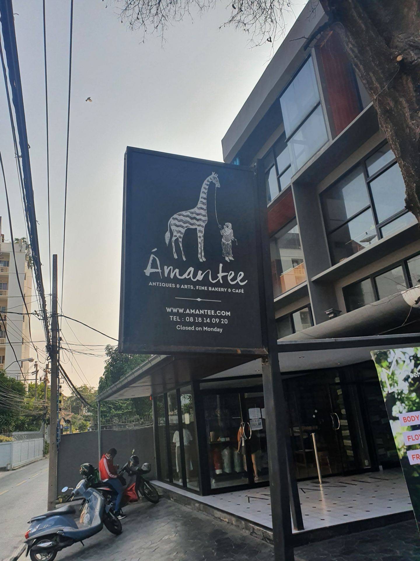 รีวิว Amantee - Antiques & Arts, Fine Bakery & Cafe ช่องนนทรี - ครัวซอง ...