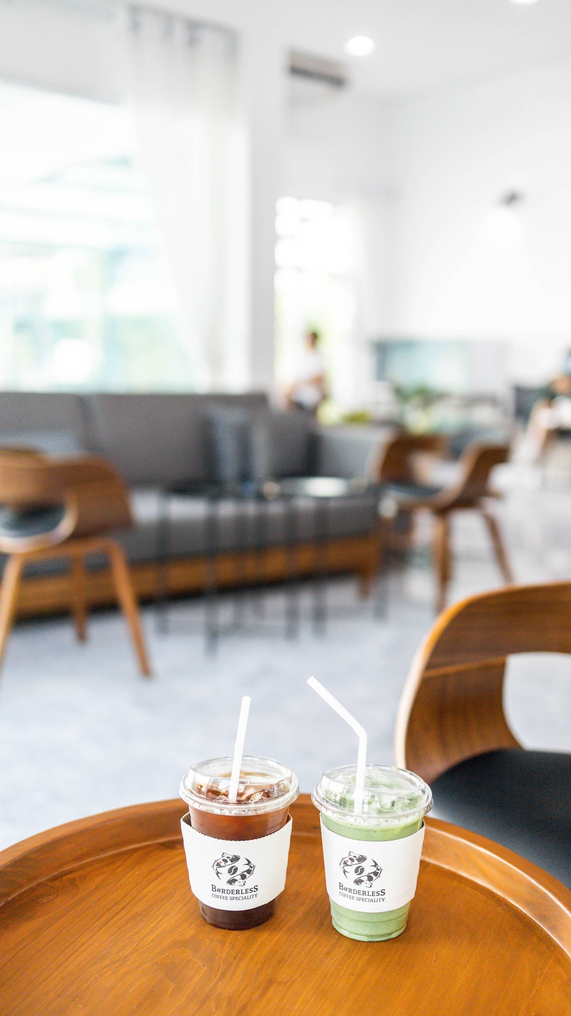 รีวิว Borderless Coffee - "Borderless Coffee"คาเฟ่เปิดใหม่กับมุมถ่ายรูปชุดชิค โทนสีขาวดูสะอาดตา ...