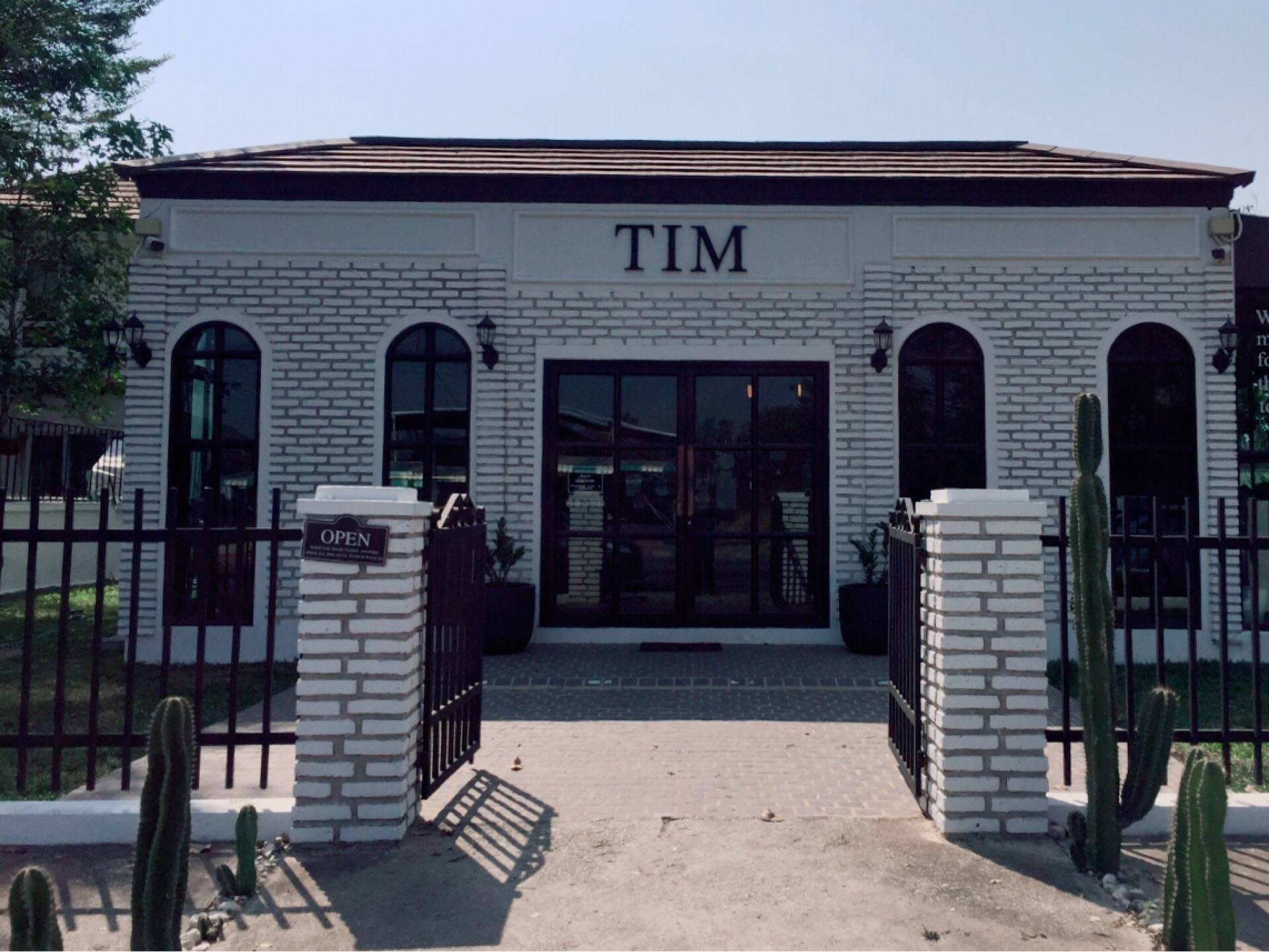 รีวิว ฑิมคาเฟ่ TIM CAFE' - กาแฟดี เบเกอรี่เด็ด (มี)แต่...