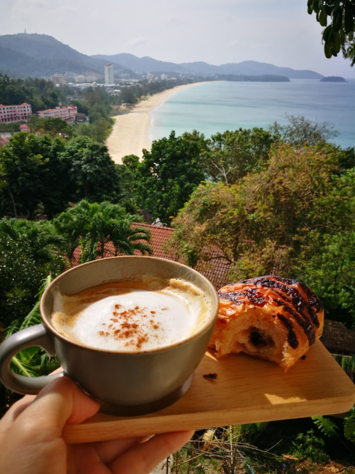 รีวิว On The Hill Karon Restaurant & Café - ร้านอาหาร On the Hill - Wongnai