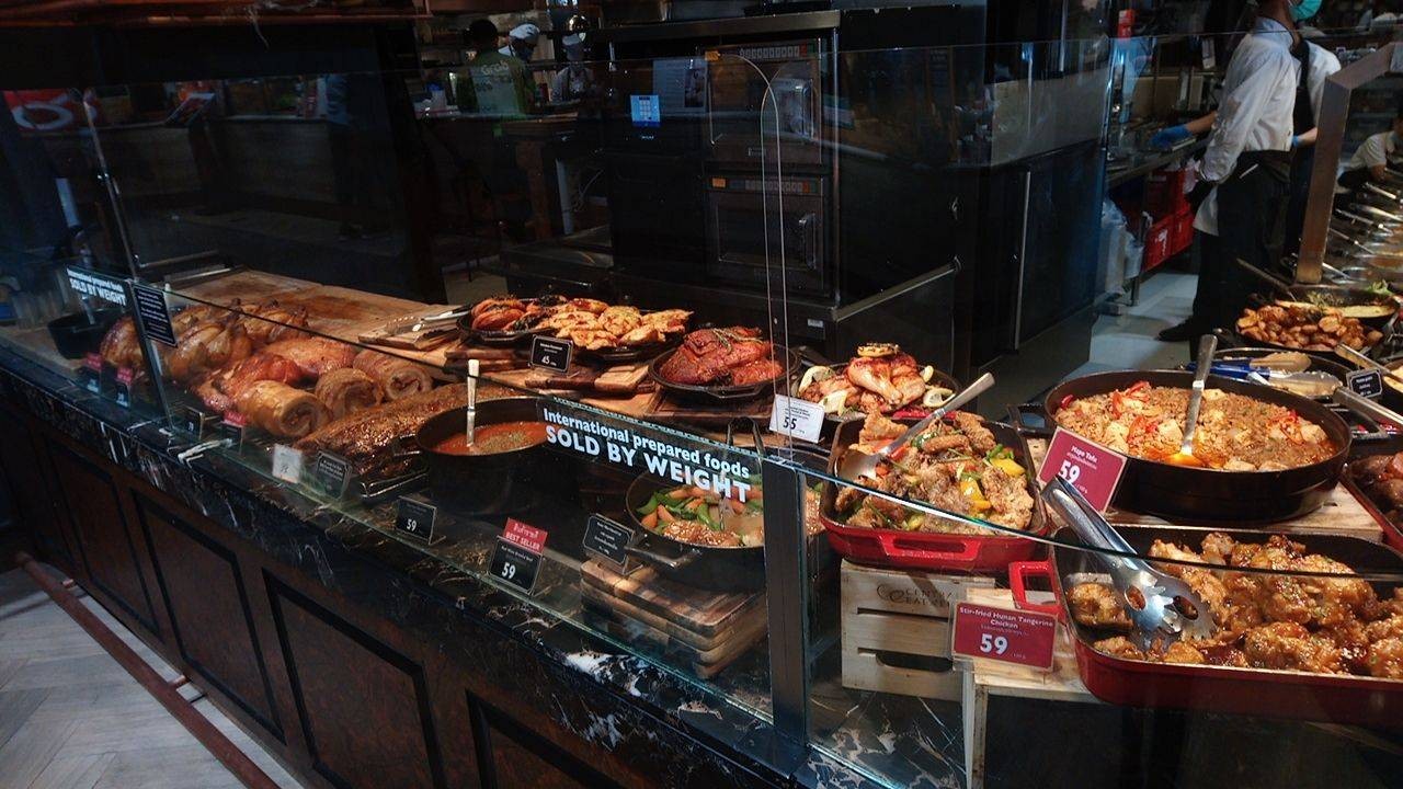 รีวิว Tops Eatery Chidlom - มาลอง Porchetta หมูกรอบสไตล์ตะวันตก