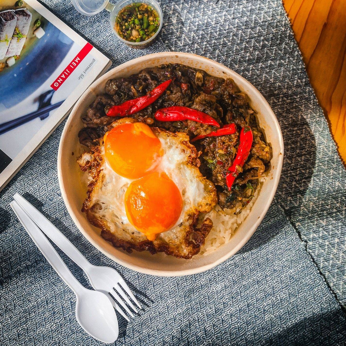 รีวิว LINE MAN Kitchen สุขุมวิท - รวมร้านอร่อยครบจบในที่เดียว!