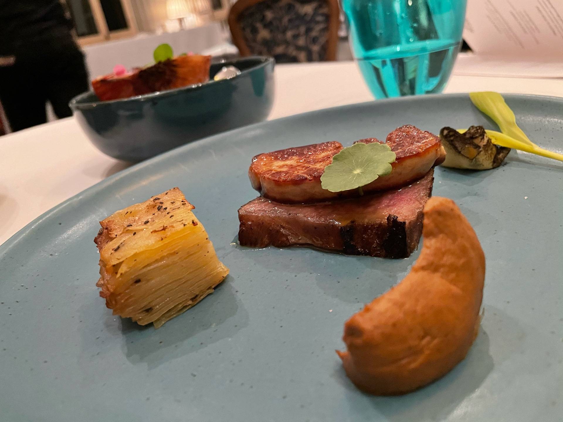 รูป Issaya Siamese Club