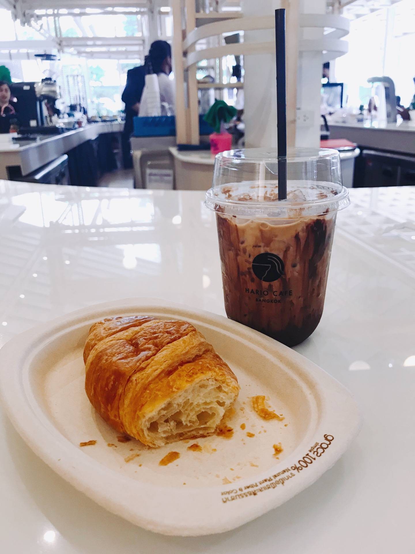รีวิว HARIO Cafe Bangkok Chokchai 4 - เครื่องดื่มกับขนมยังเฉยๆ 🤧 - Wongnai