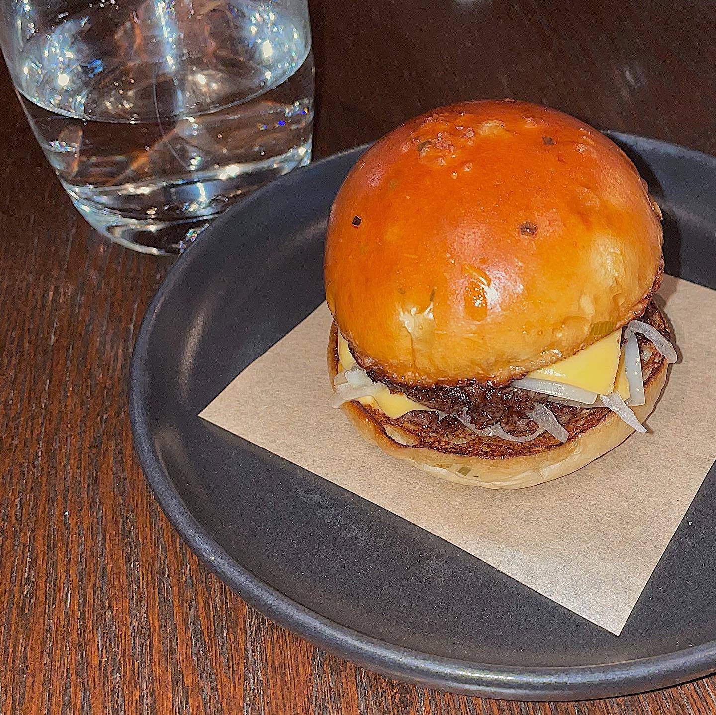 รีวิว OCKEN - เบอเกอร์อร่อยมากๆๆ อาหารรสชาติดีบรรยากาศดีราคาไม่แพงมาก ...