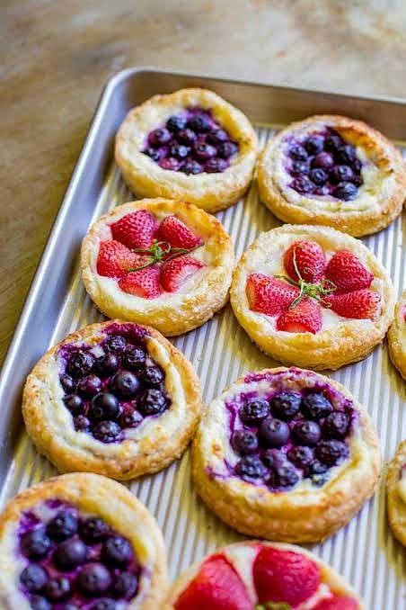 รีวิว Kokimoto Bakery สาขา 1 - ลองชิมครัวซองต์สตอเบอรี่ ข้างในครัวซองต์ ...