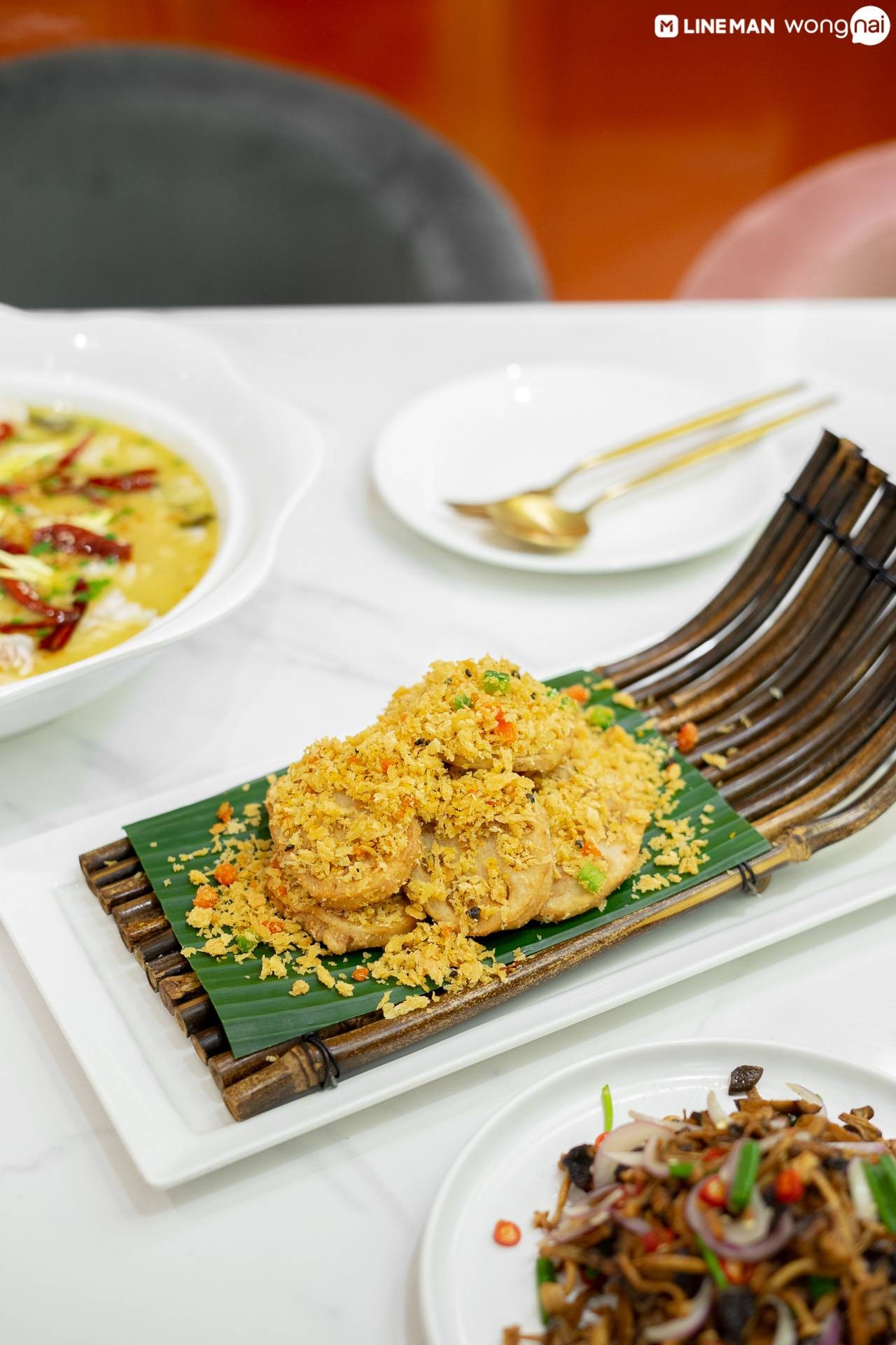 ไต้ฝุ่นโลตัสรูท ร้าน LT Fish Restaurant CentralwOrld