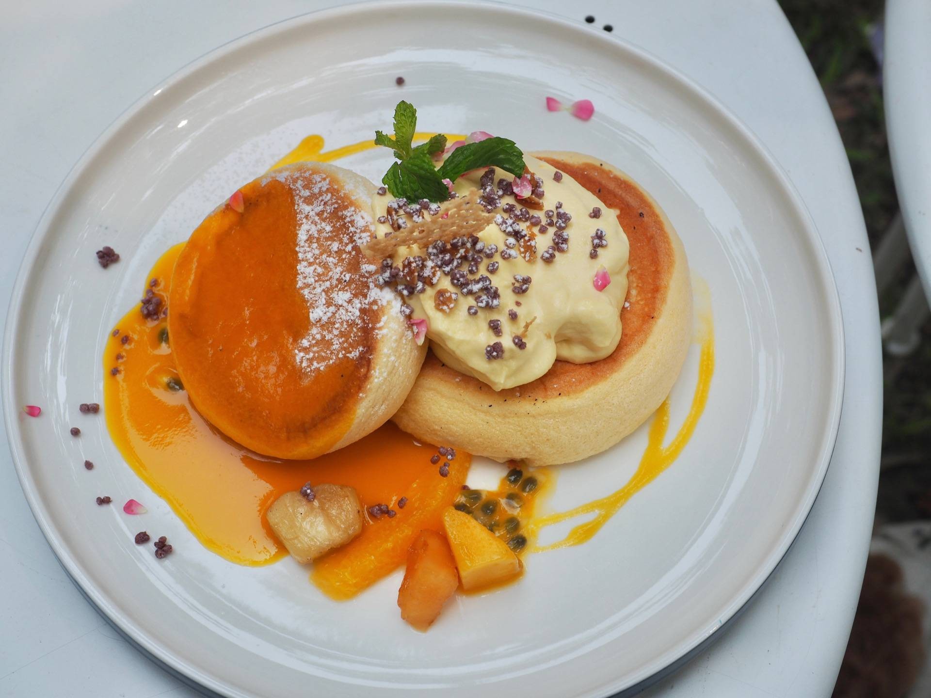 รีวิว Ryoku Cafe りょくカフェ สุขุมวิท 35 - คาเฟ่ Souffle Pancake บ้านหลัง ...