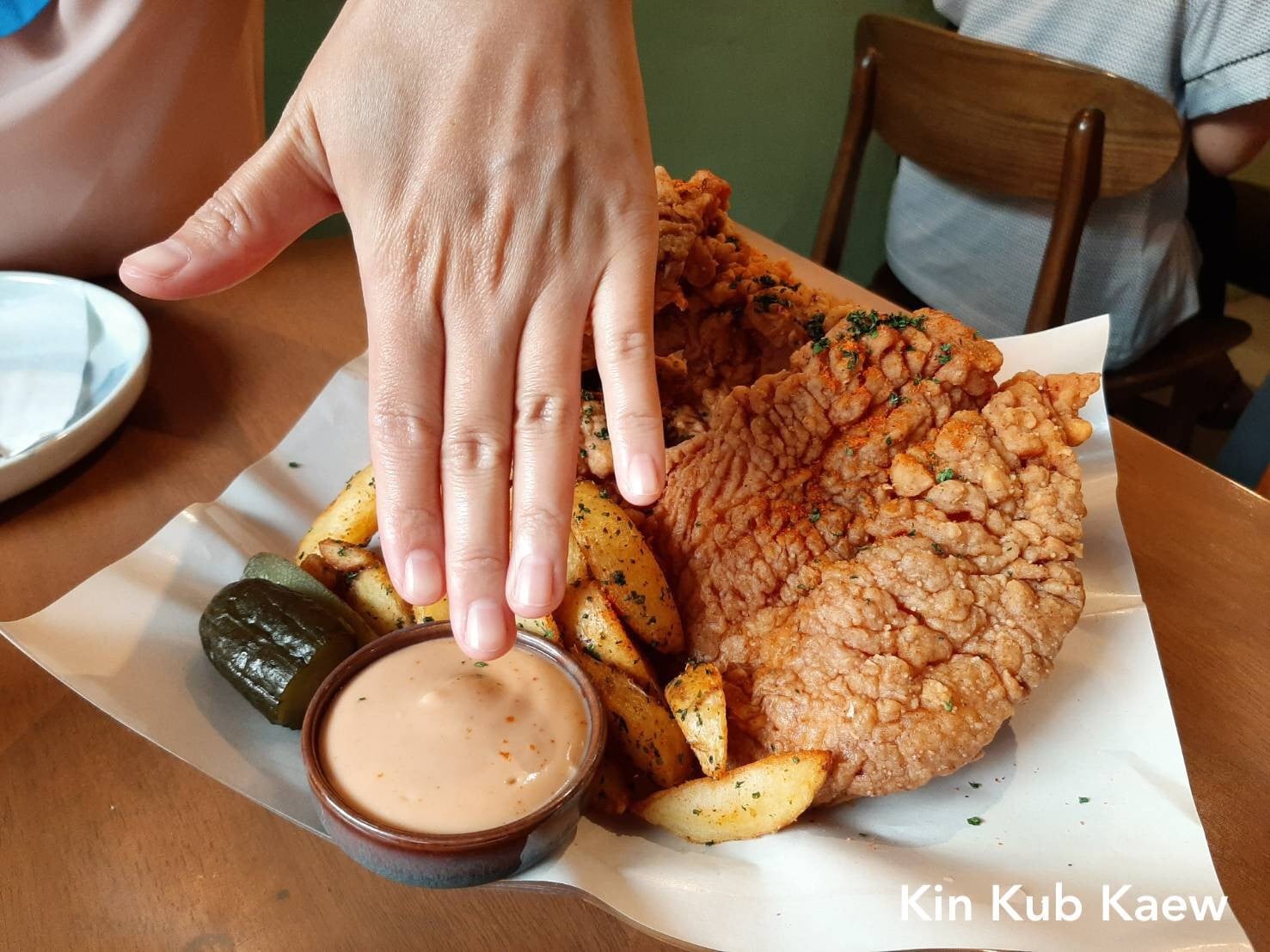 รีวิว Henryfry : fried chicken & housemade food. เจริญกรุง (ตลาดน้อย ...