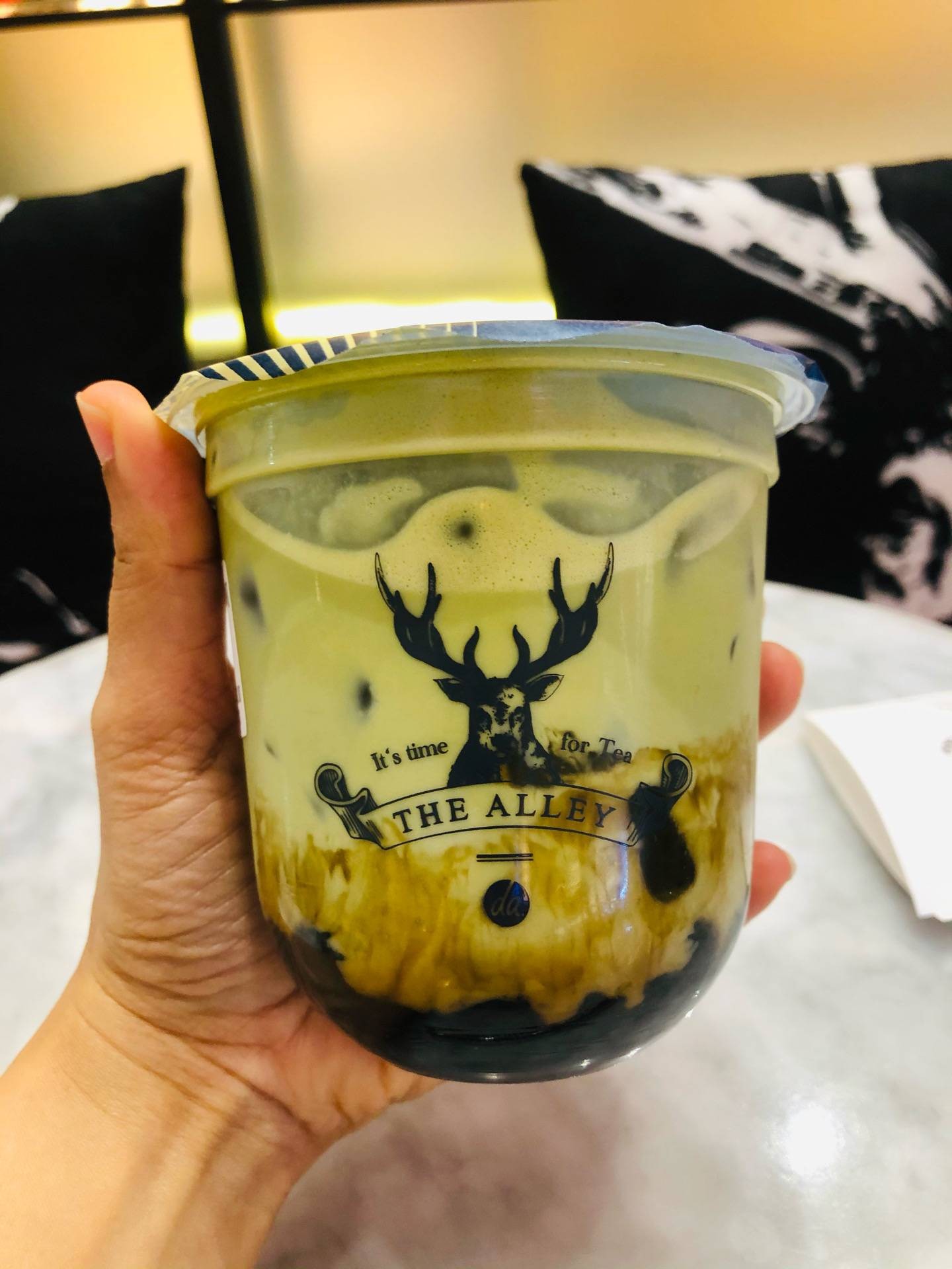 รีวิว The Alley Mega Bangna - It BS Matcha latte ชาเขียวลาเต้
