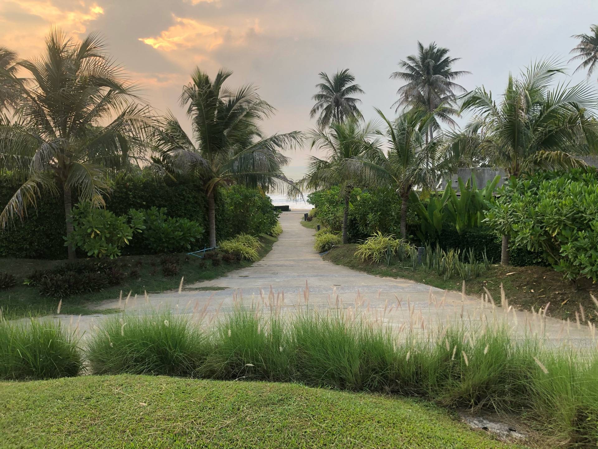 รูป SEAnery beach Resort ซีเนรี่ บีช รีสอร์ท - Wongnai