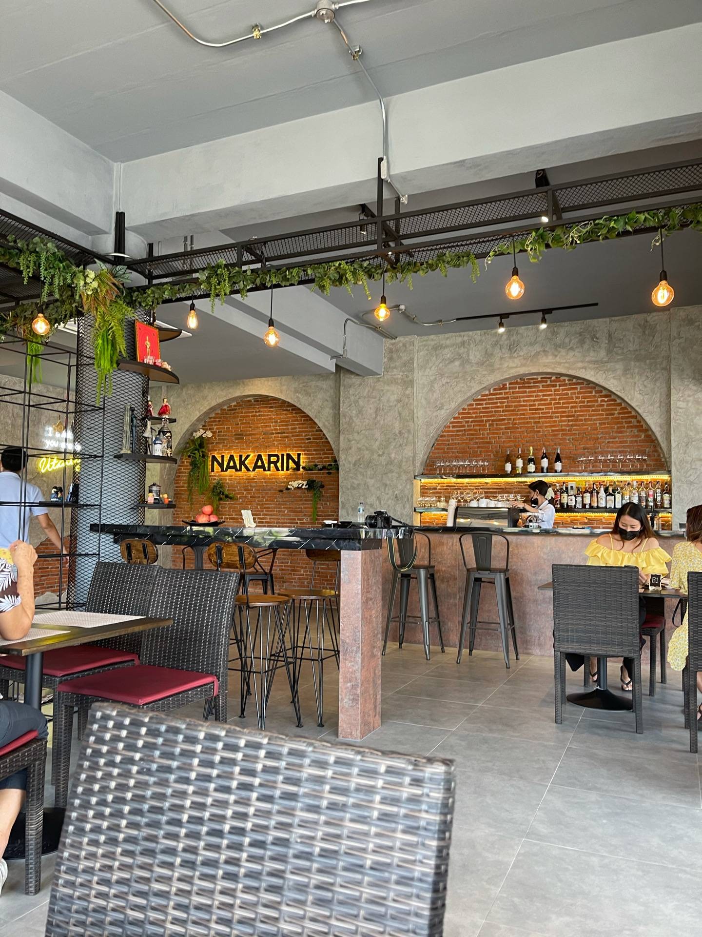 รีวิว Nakarin กะทู้ - ร้านคาเฟ่ เปิดใหม่ย่านกะทู้ เยื้องทางเข้าม.อ.ภูเก็ต