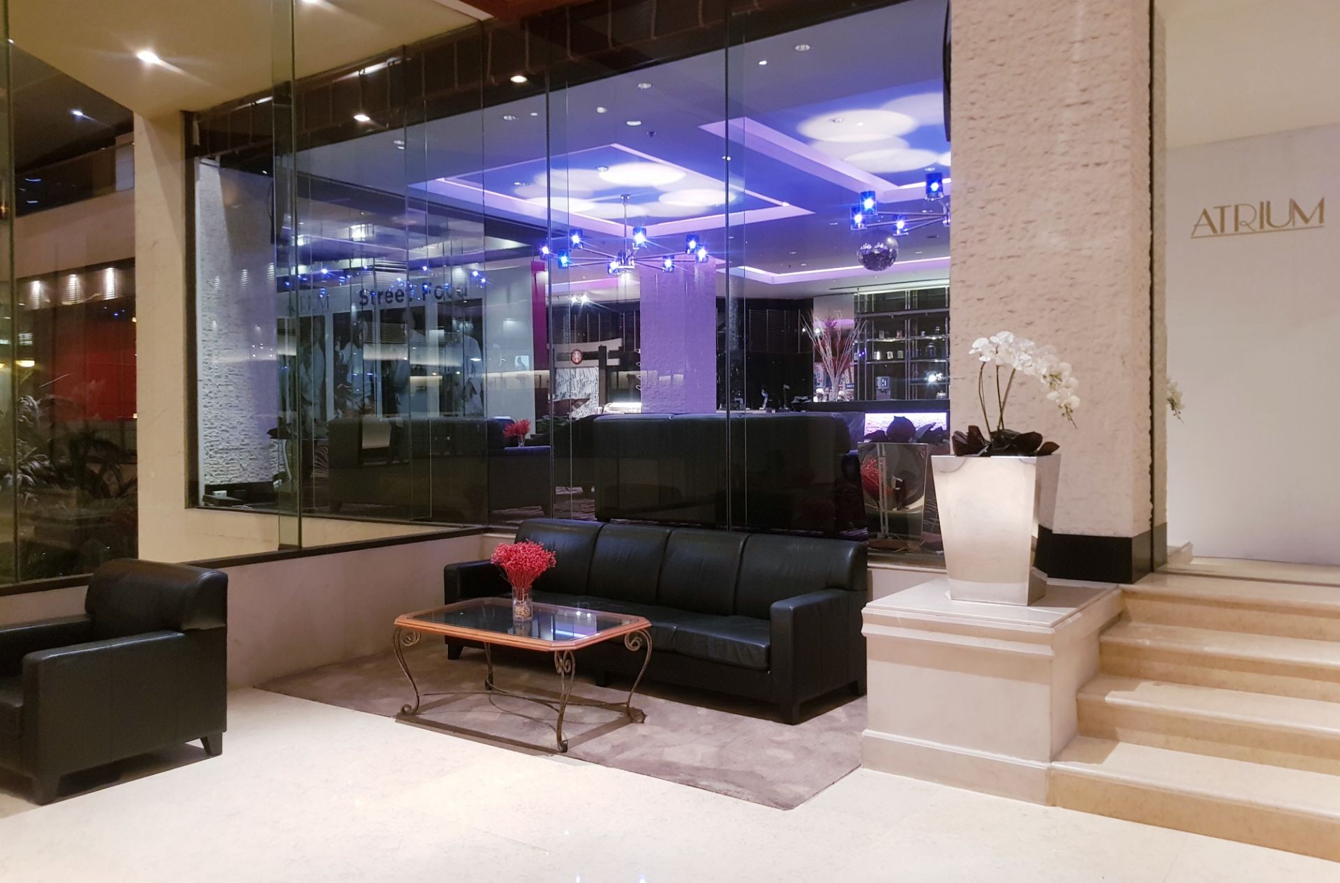 รูป Atrium The Landmark Bangkok