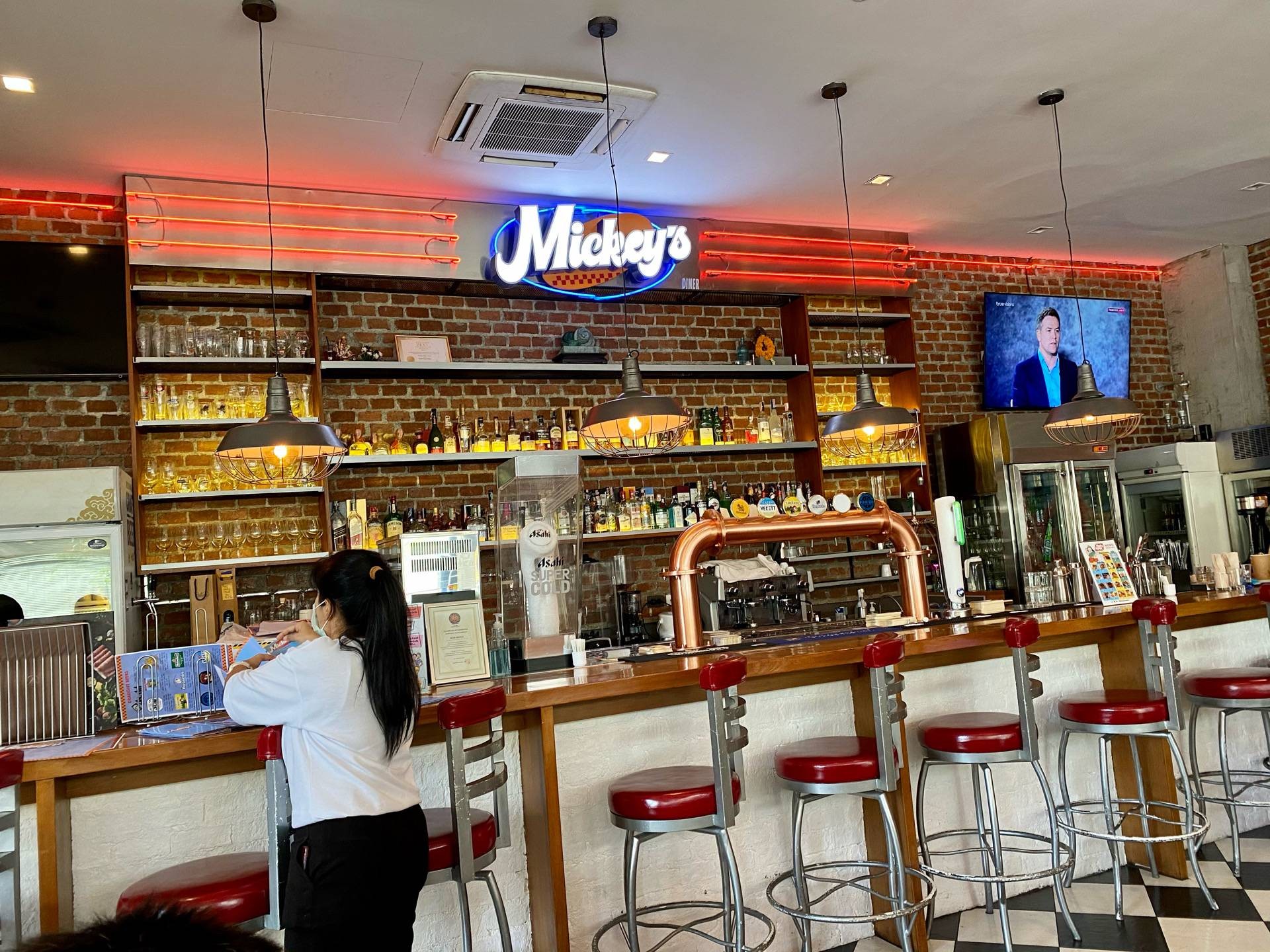 รีวิว Mickey's Diner BKK - American Diner Place