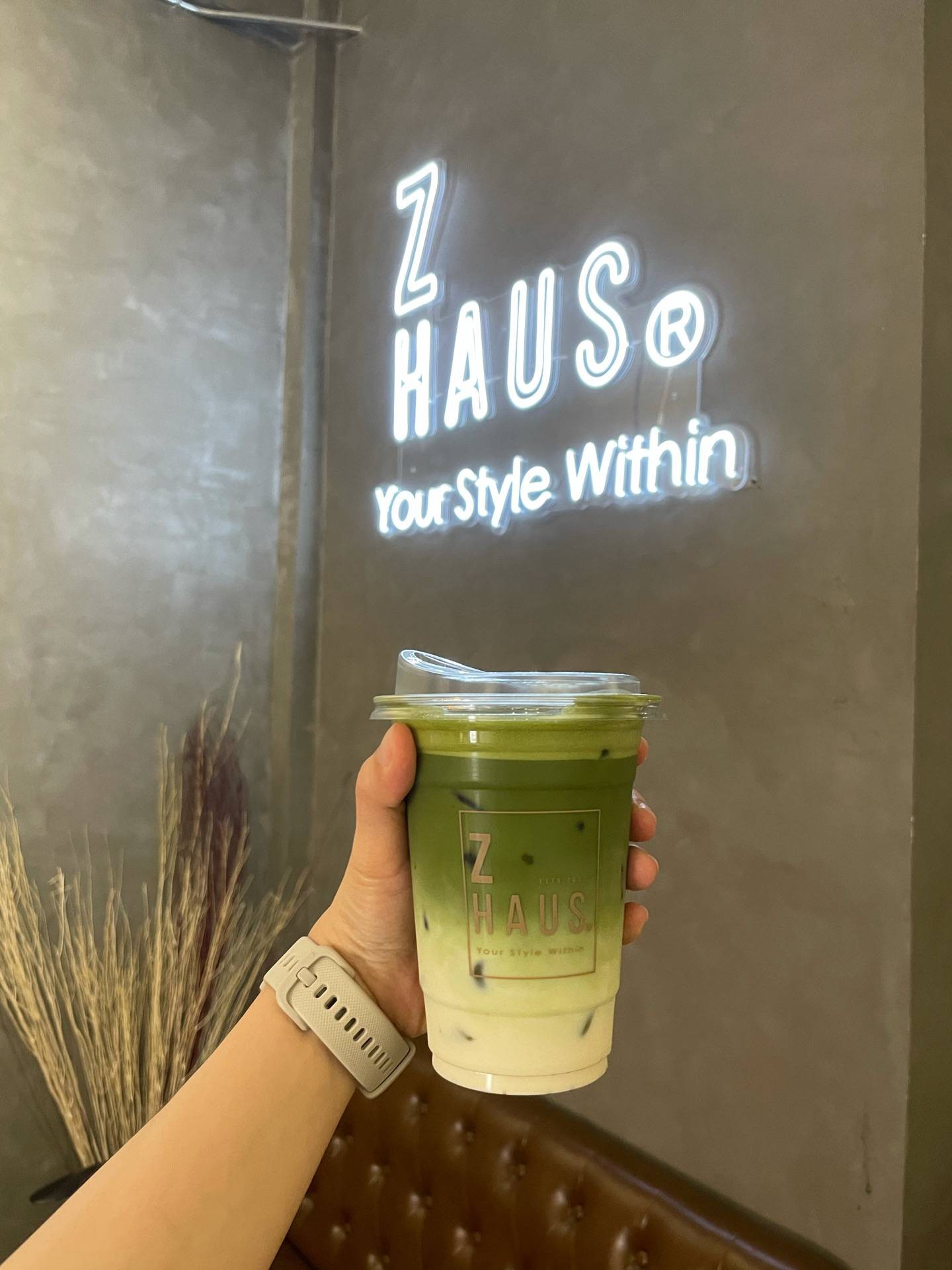 รีวิว Z Haus Café & Bar - Z Haus คาเฟ่ใหม่น่านั่ง แถวแบริ่งบางนา - Wongnai