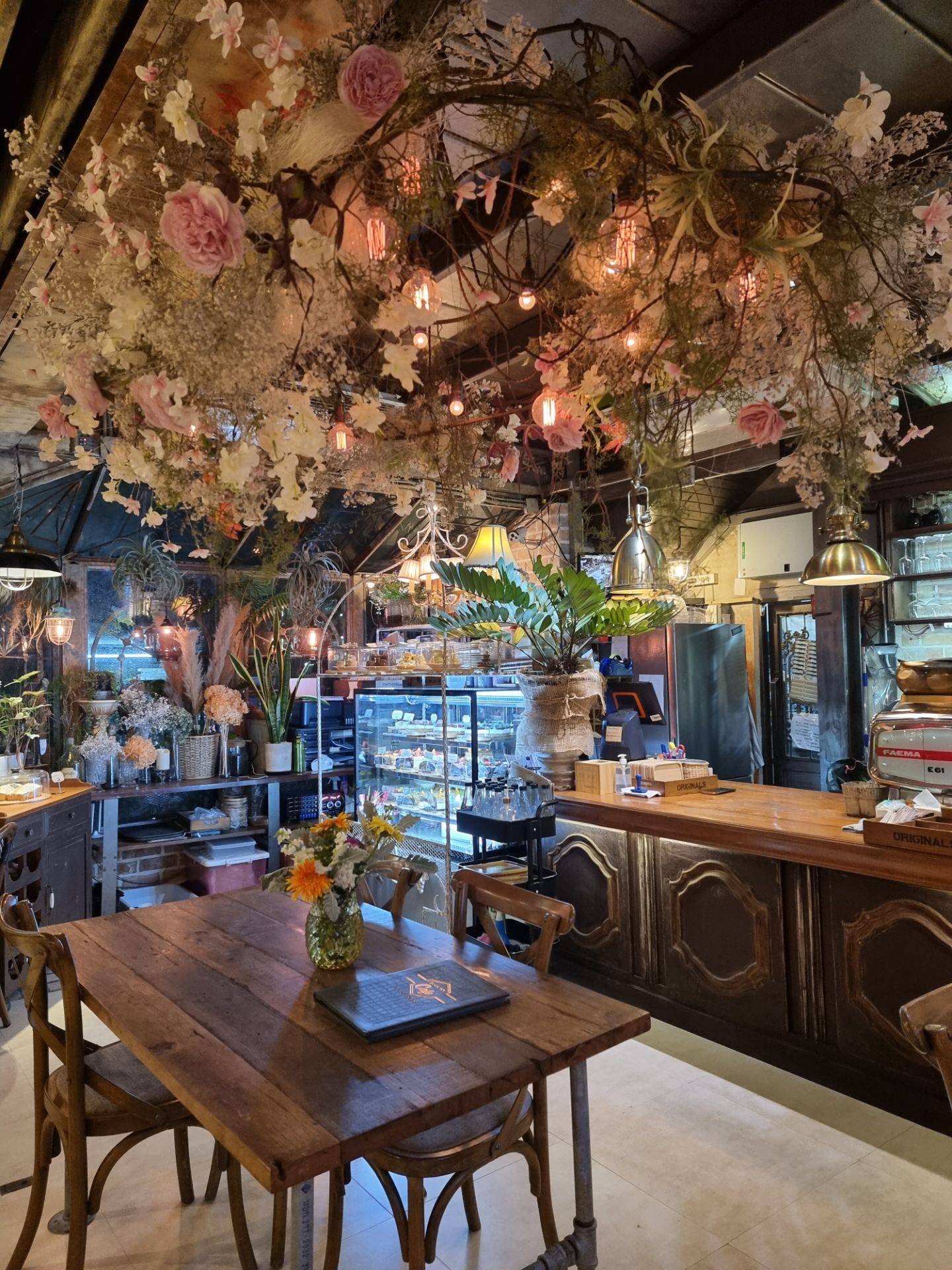 รูป B-story Cafe' - Wongnai