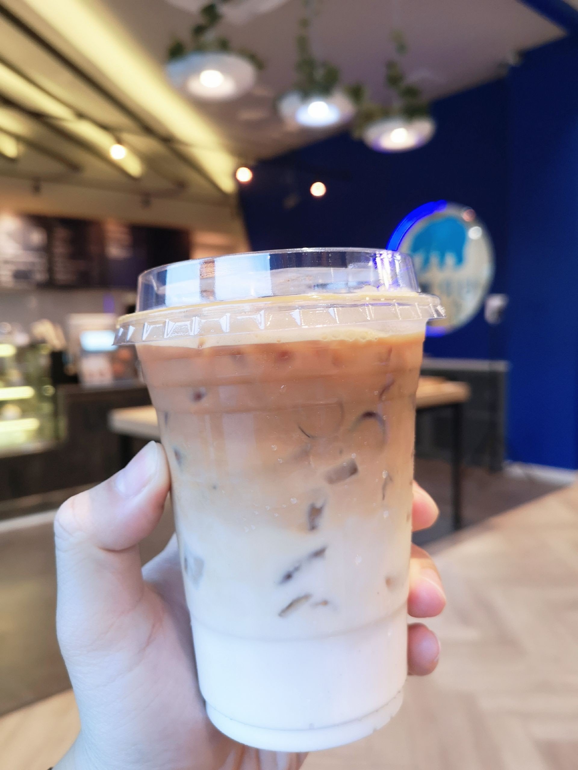 Iced Latte ร้าน Urza Coffee Roasters