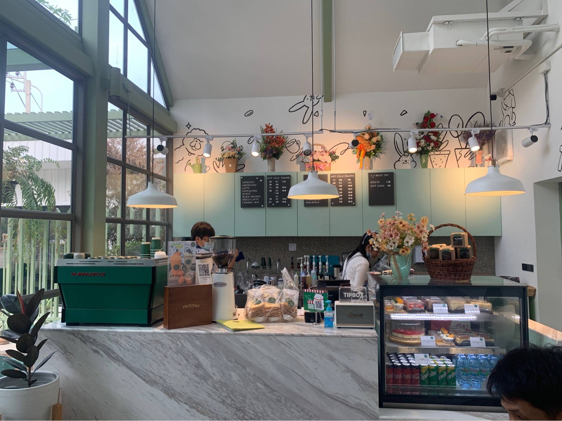 รีวิว Diff Kafe ดิฟคาเฟ่ - จัดร้านได้น่ารัก เหมาะสำหรับครอบครัว