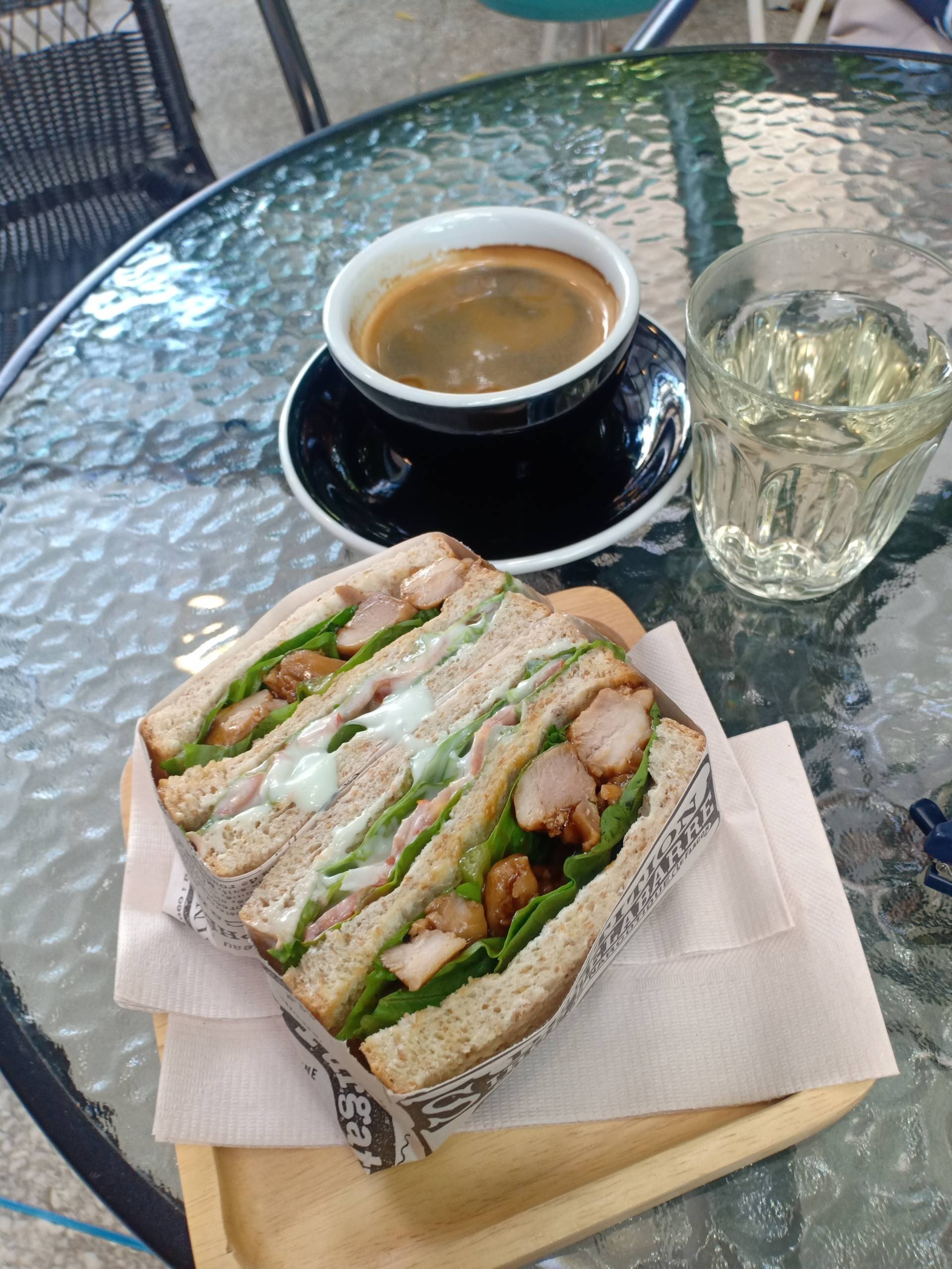 รีวิว Pause Coffee House 1 - บรรยากาศดีมาก แซนด์วิชอร่อยครับ