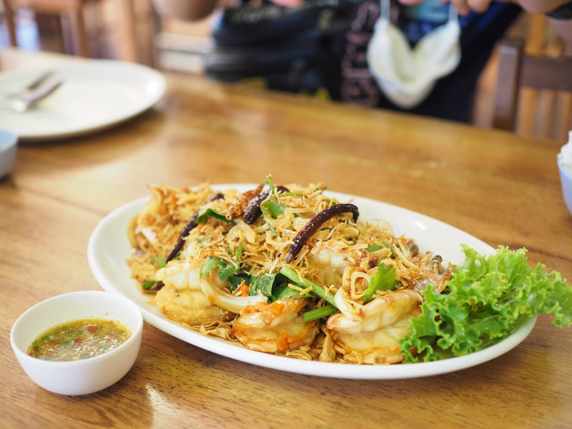 กุ้งผัดซอสมะขาม ร้าน มุขมณี ซีฟู้ด
