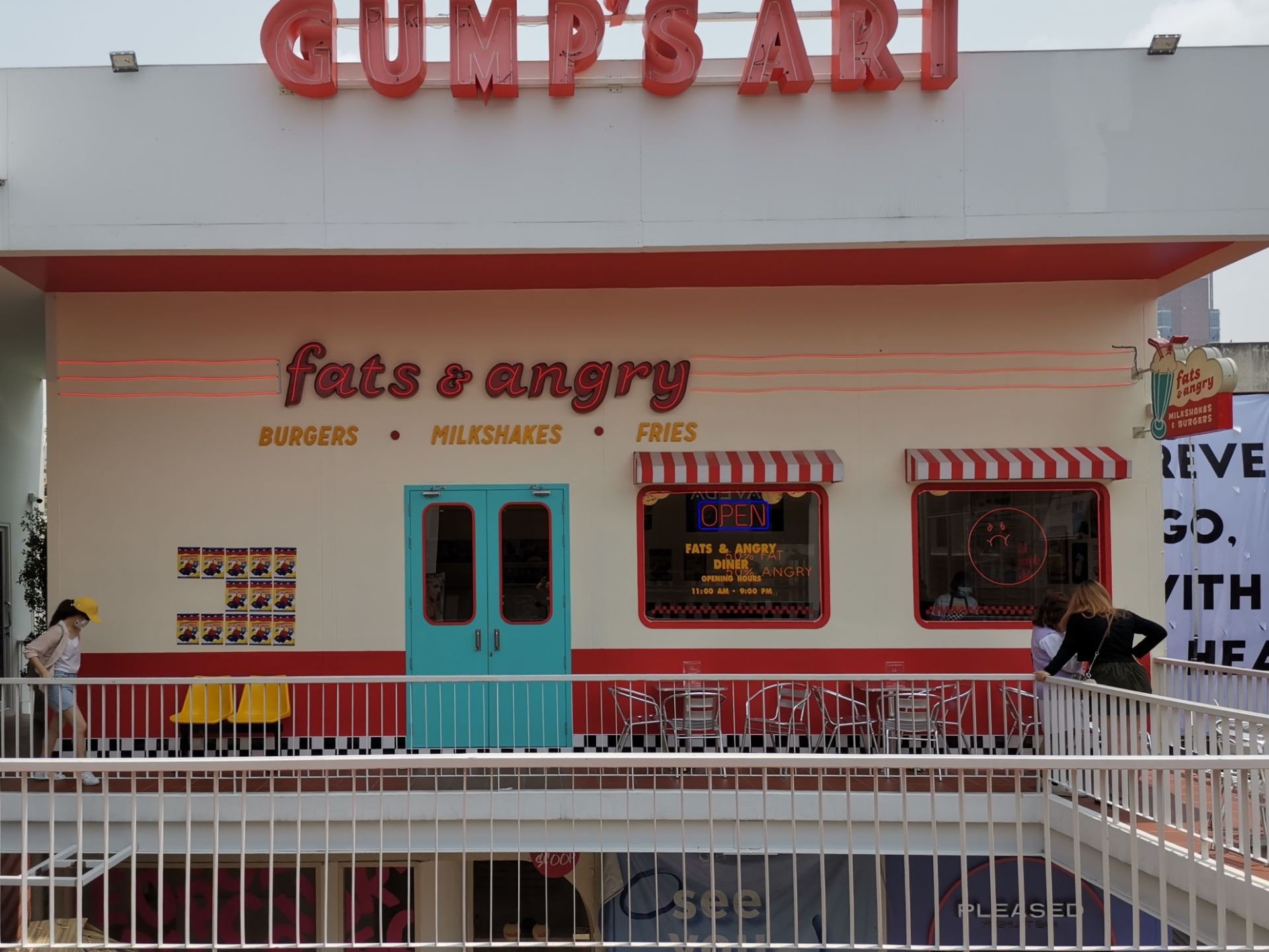 รีวิว Fats and Angry Ari - ร้านเบอเกอร์ ตกแต่งร้านสไตล์อเมริกัน สีสัน ...