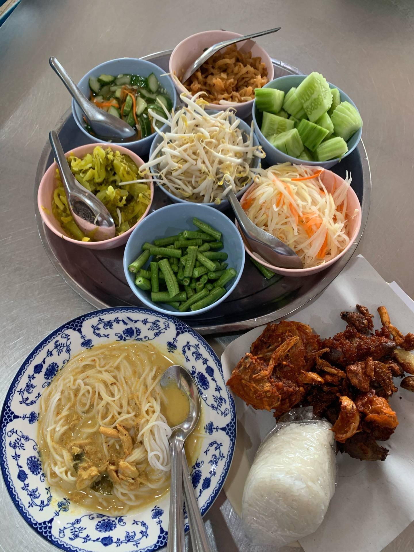 รีวิว โกจ้อย ขนมจีน ไก่ทอด - ขนมจีนชื่อดัง ห่างจากสนามบิน10นาที