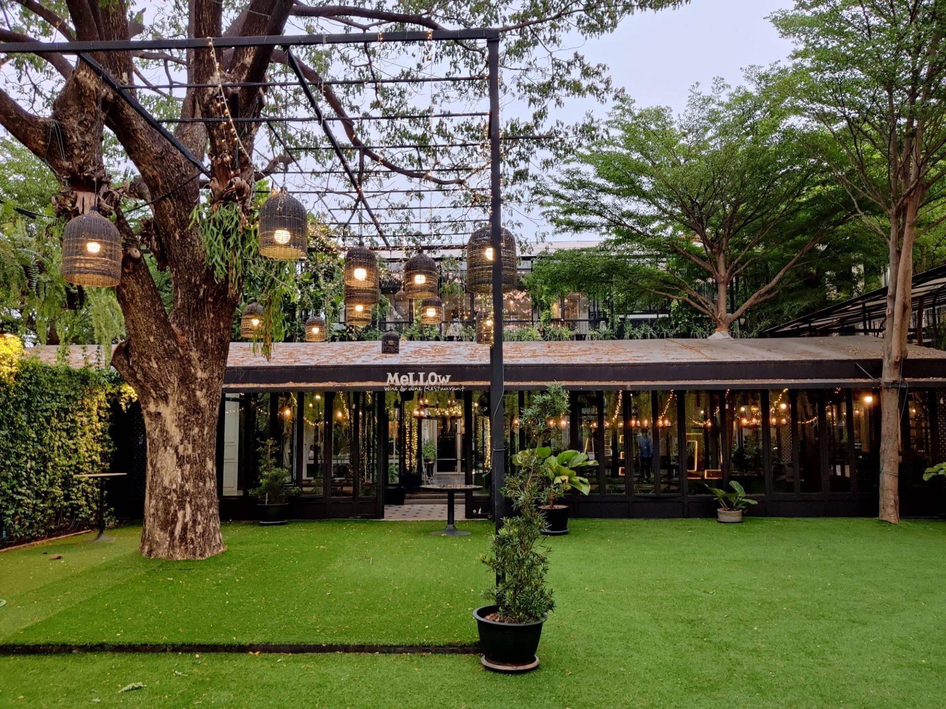 รูป Mellow Garden Restaurant & Bakery