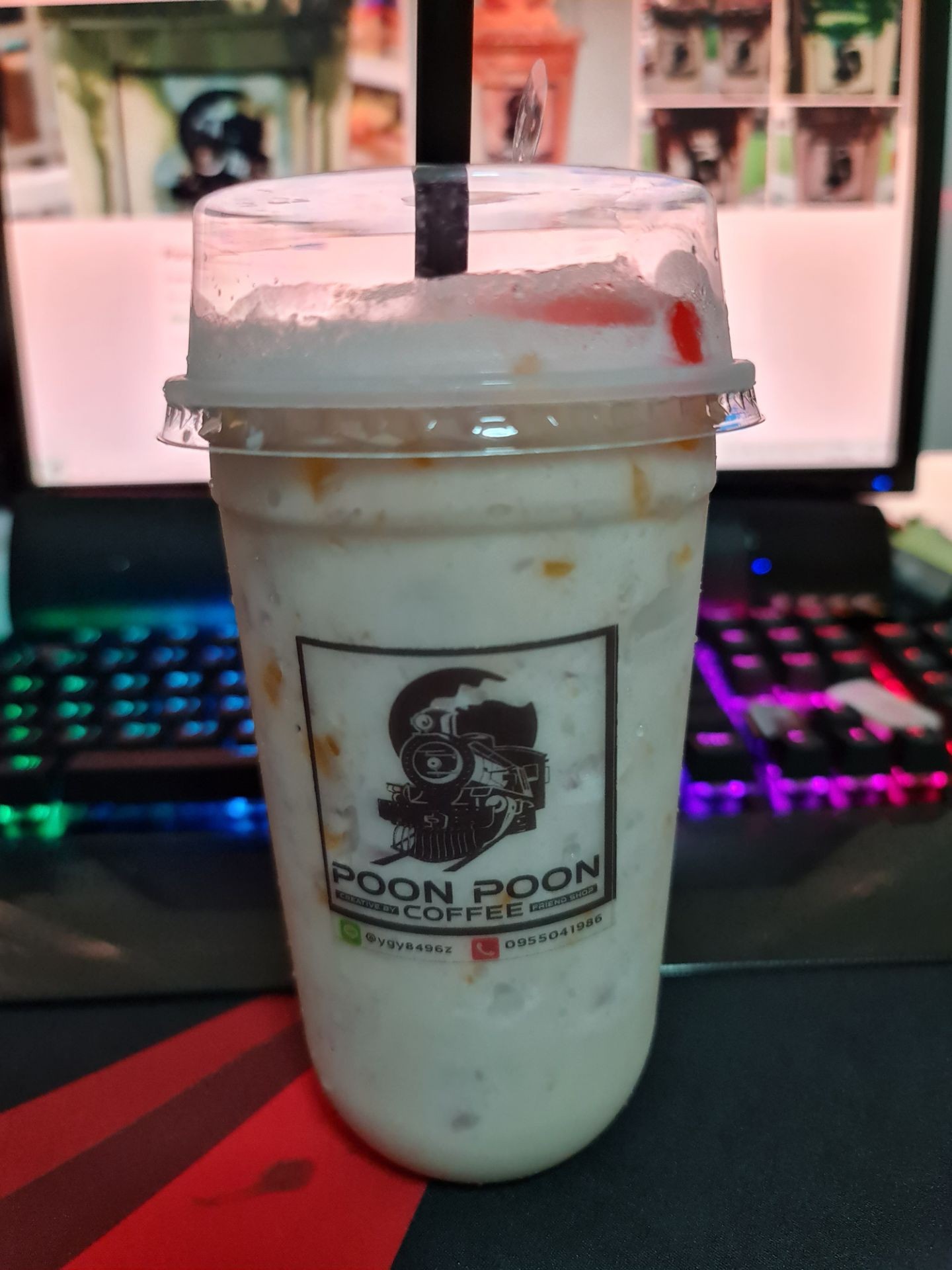 รีวิว Poon Poon Coffee - เป็นร้านน้ำปั่นในหมู่บ้าน เปิดถึง 4:00 น. ถ้าหิวแนะนำเลยจ้า อย่าให้ ...