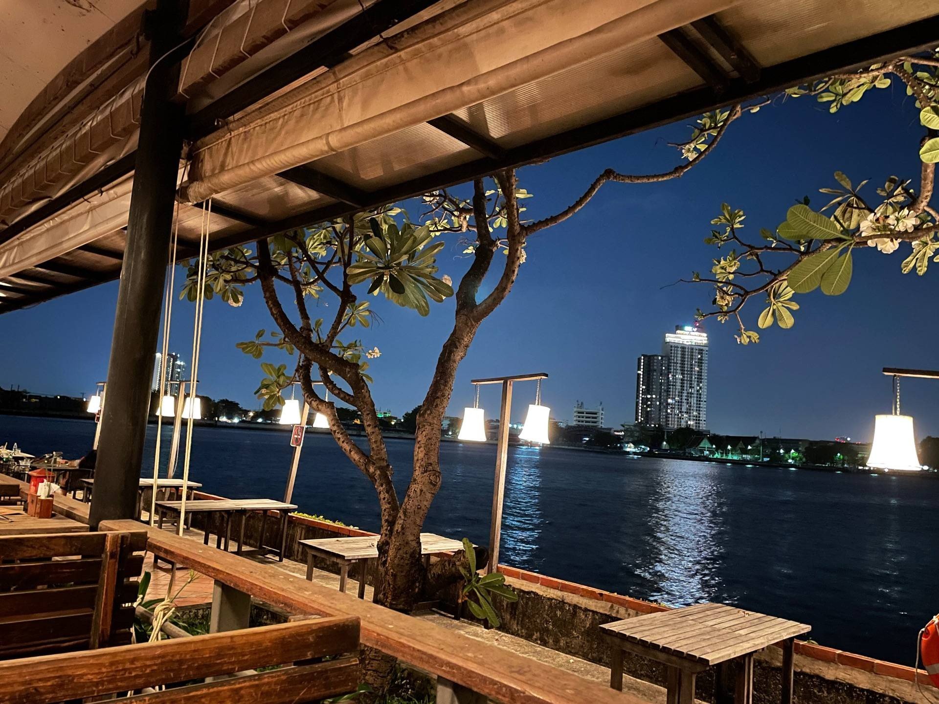 รูป The View Bar & Restaurant Bangkok - Wongnai