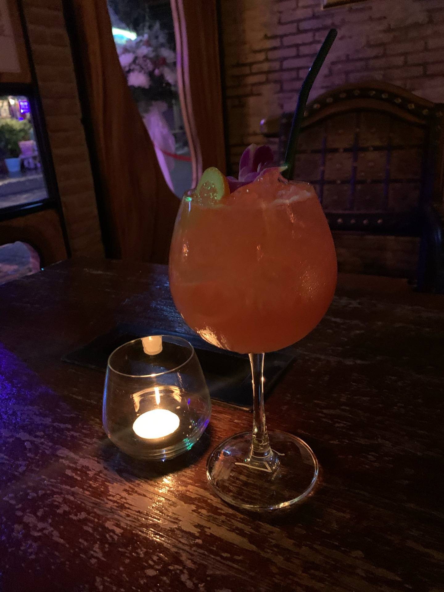 รูป Zoe In Yellow Cocktail Bar + Restaurant