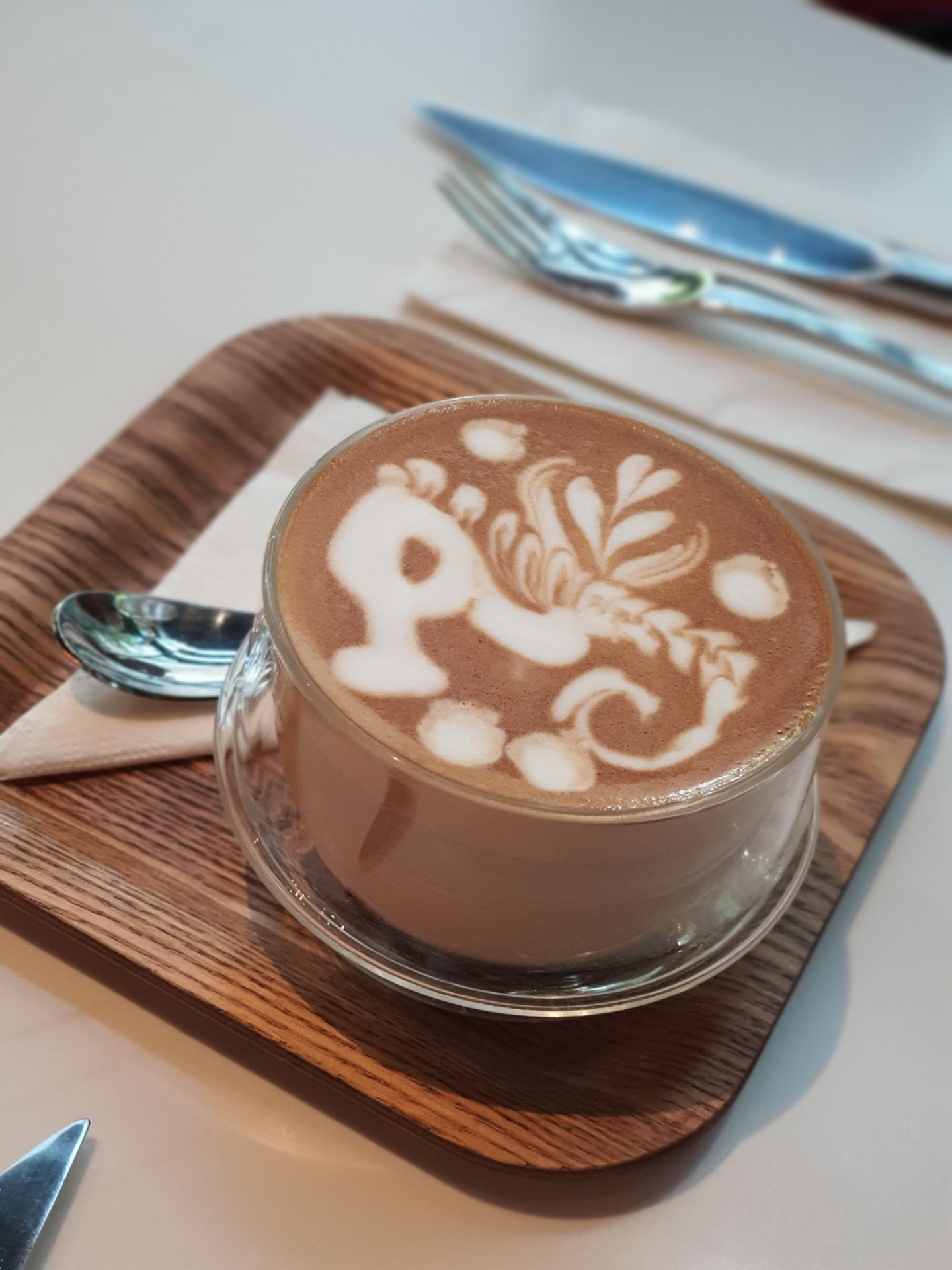 รีวิว D'ARK Emquartier - จิบกาแฟยามบ่าย