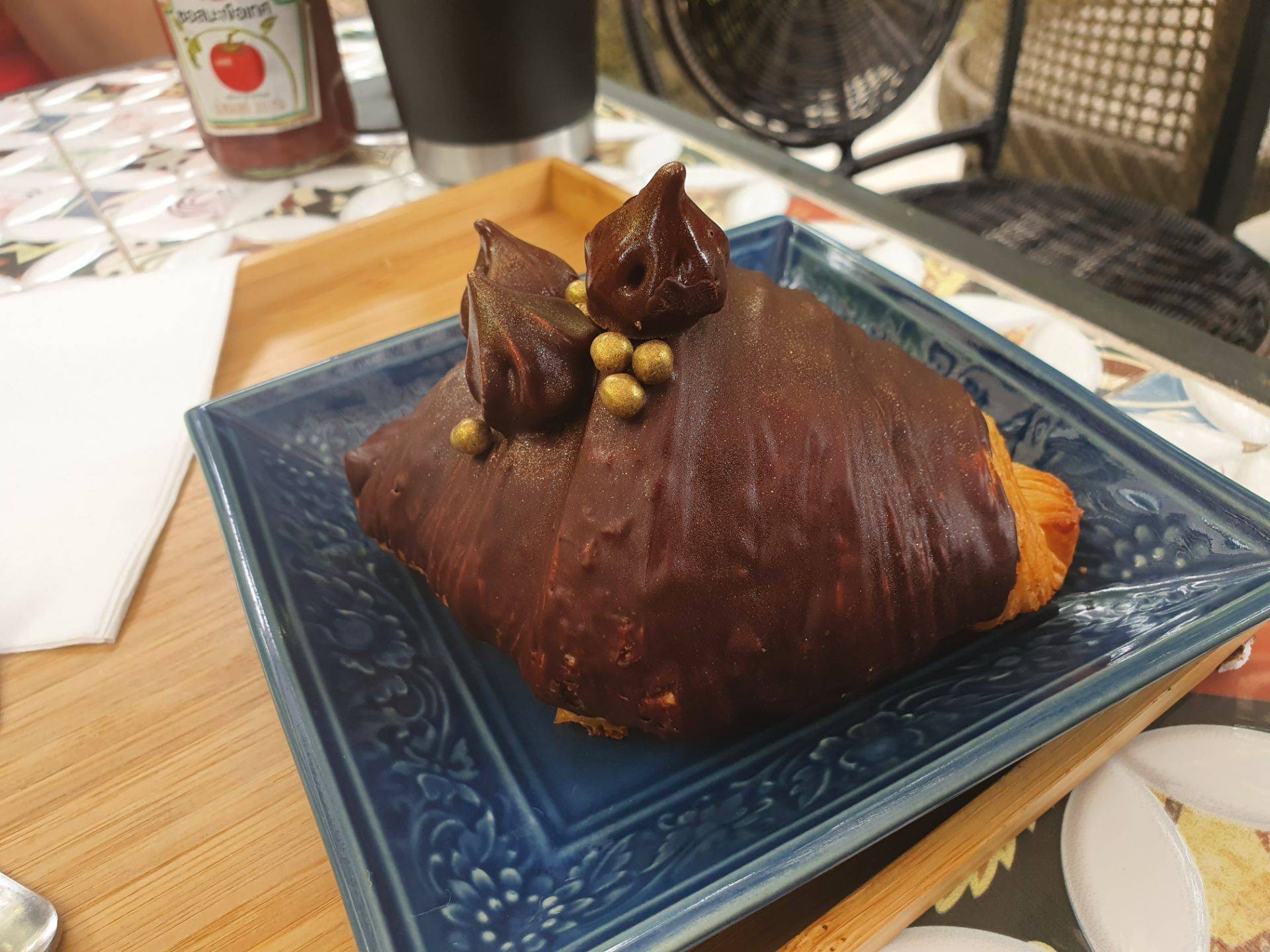 รีวิว Gansdal - ร้านคาเฟ่บรรยากาศธรรมชาติ สวนมะพร้าว คูน้ำ และครัวซองต์