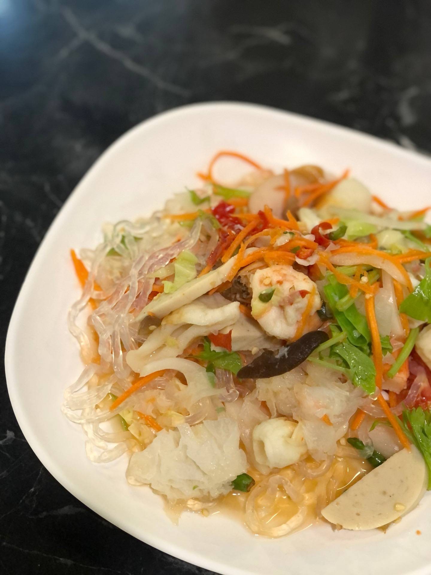 รีวิว The Cook Amarin Plaza - ยำสาหร่ายเส้นแก้ววกรุบๆ