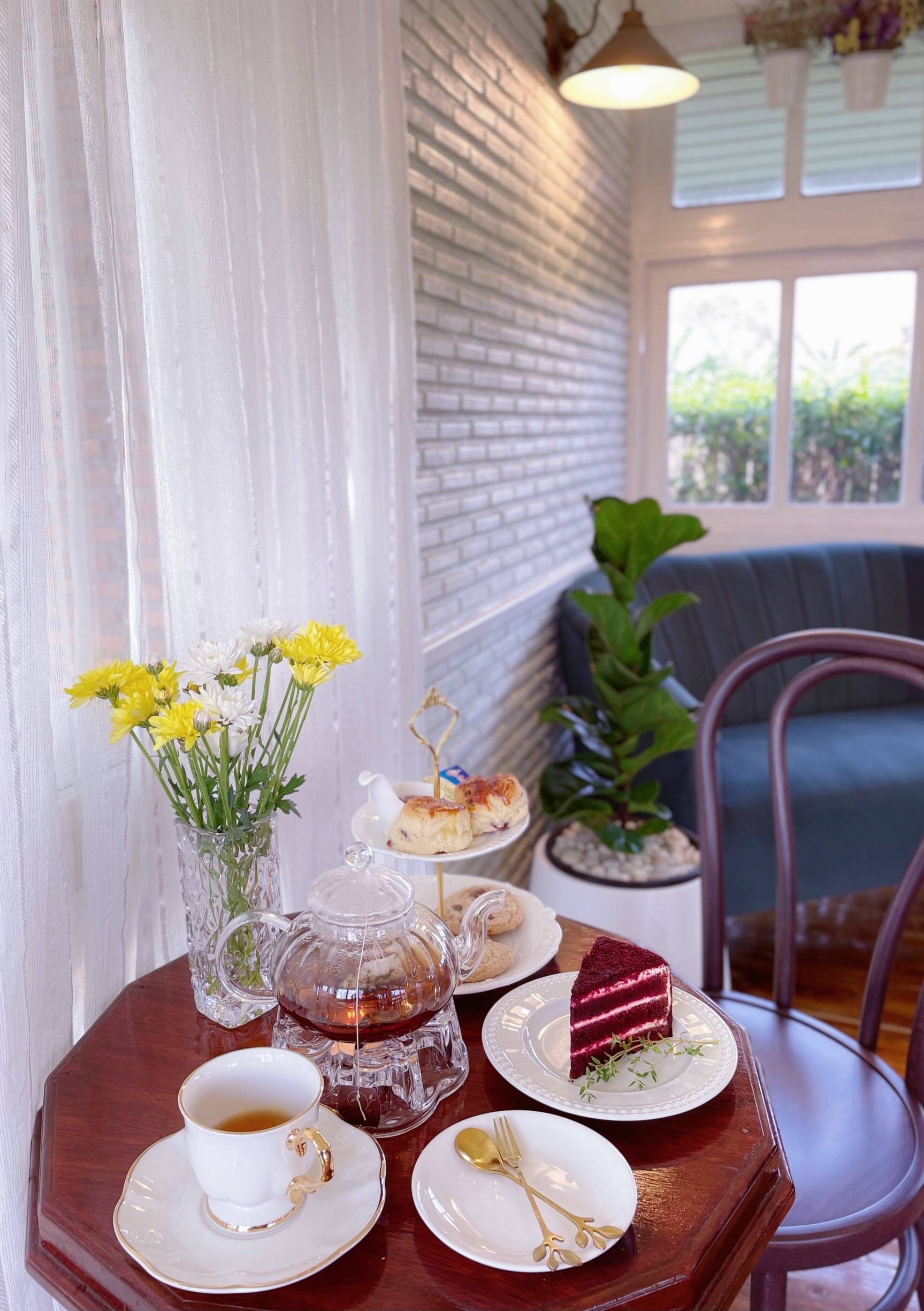 Afternoon tea • บรรยากาศดี เครื่องดื่ม-อาหารอร่อย ถือว่าคุ้มค่ากับการมา ...