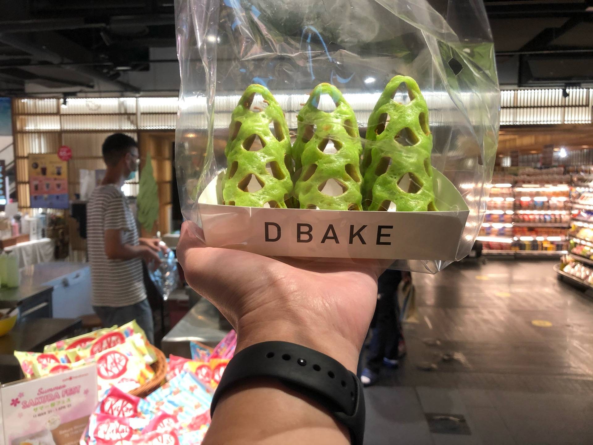 รีวิว D Bake Waffles ใบเตย Siam Takashimaya - ขนมตาข่ายเขียวในไอคอนสยาม