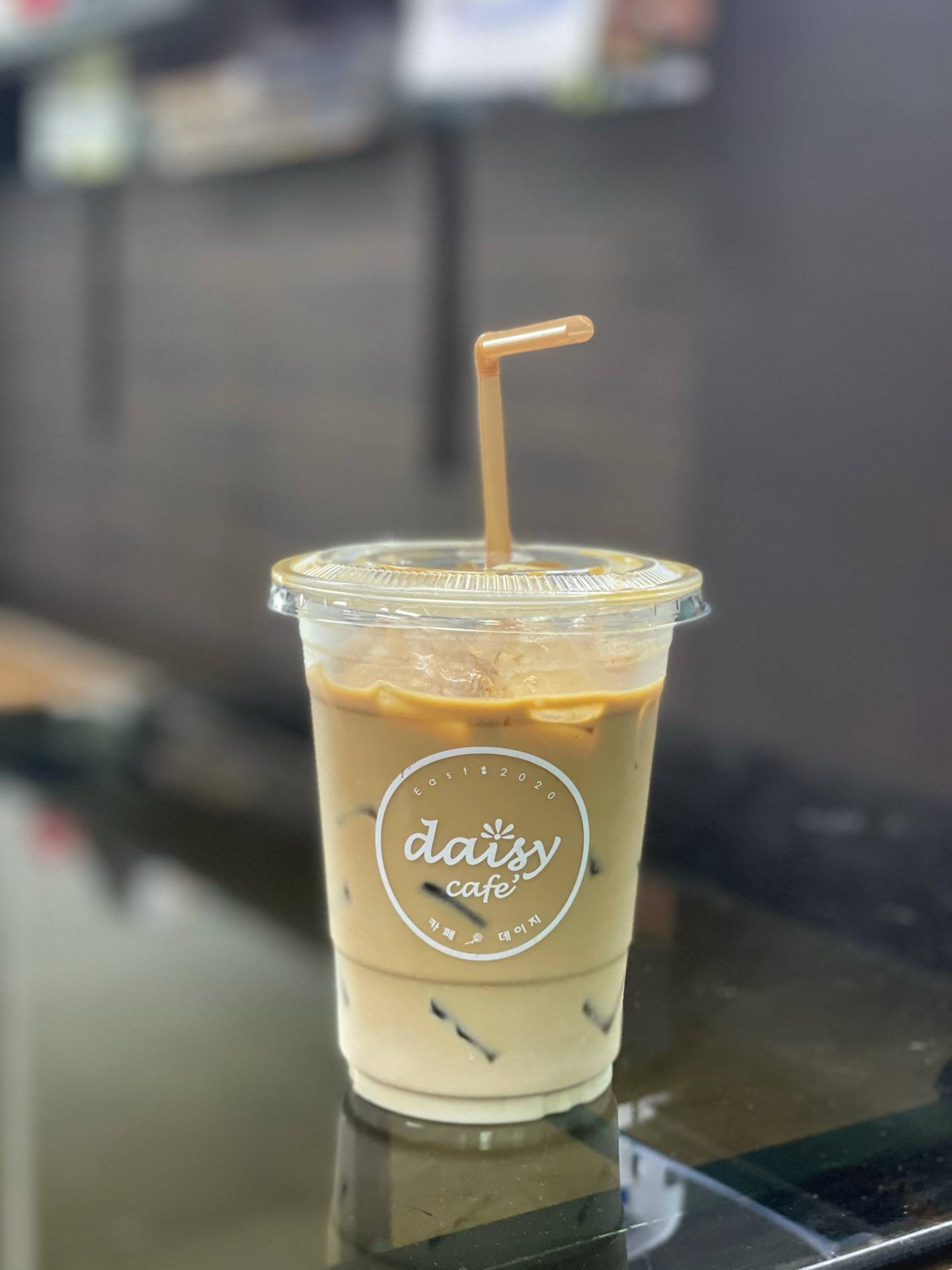 รีวิว DAISY Cafe สาขาสะพานใหม่ - กาแฟดี ไม่ต้องรอนาน