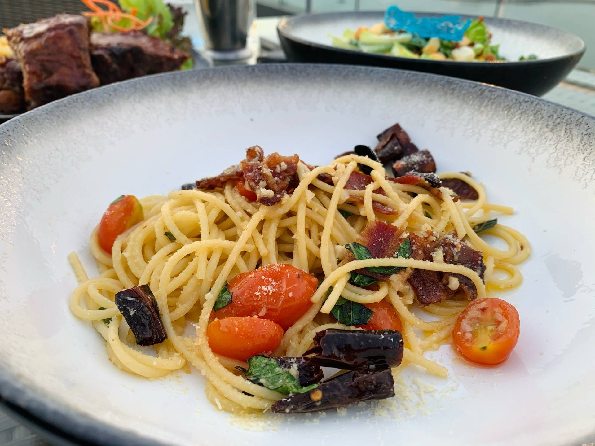 รูป Silver Moon Rooftop Bar Novotel Sriracha & Koh Si Chang Marina Bay