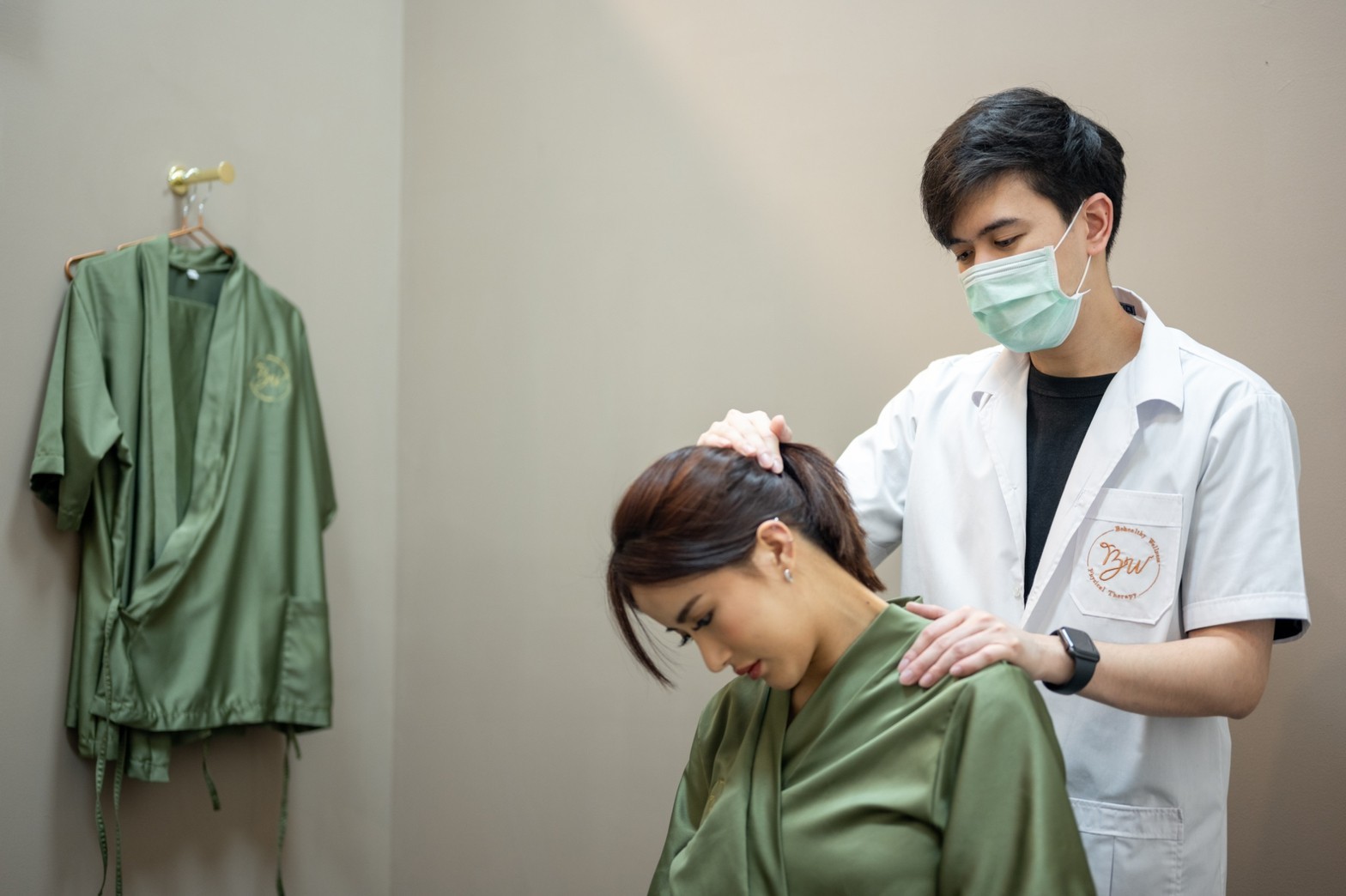 ดีลส่วนลดพิเศษร้าน Behealthy Wellness ดีลบิวตี้ ยืดกล้ามเนื้อบริเวณ คอ บ่า ไหล่ (Stretching ...