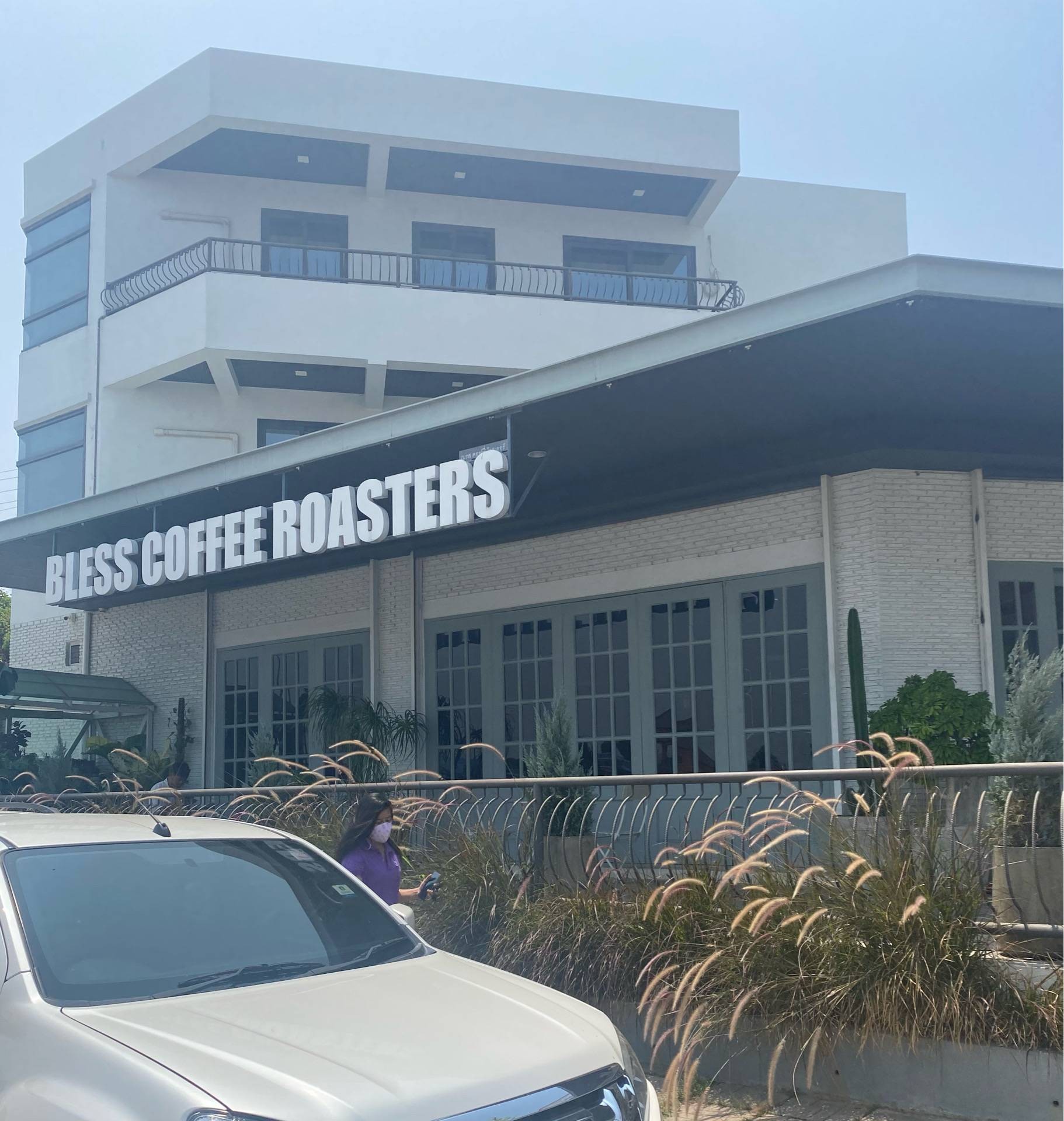 รีวิว Bless Coffee Roaster - กาแฟอร่อยดีครับ คนเยอะมากกก