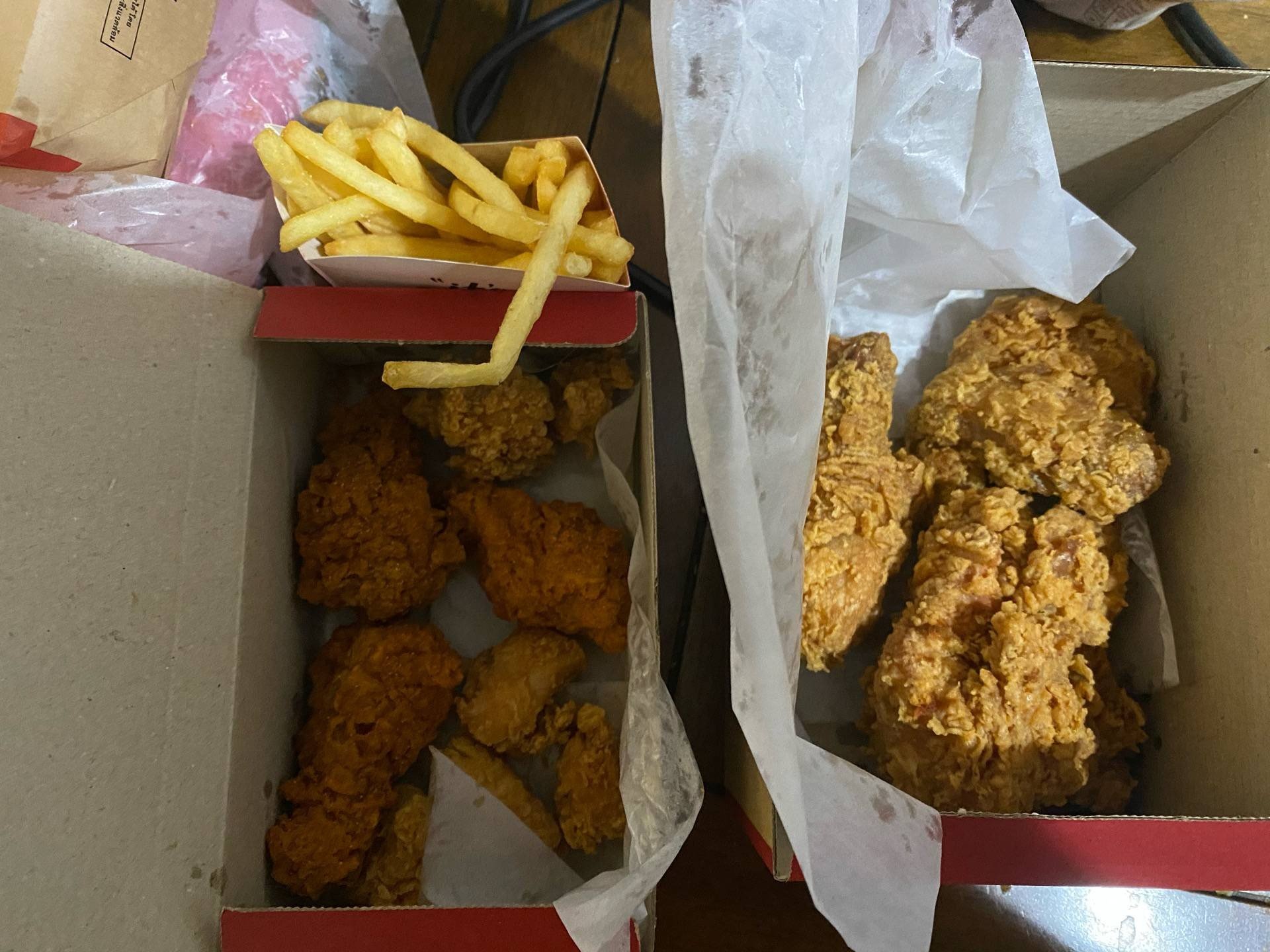 รีวิว KFC ไดร์ฟทรู ติวานนท์ ตลาดขวัญ - สั่งมา 5 อย่าง กินได้อย่างเดียว ผิดหวังมาก - Wongnai
