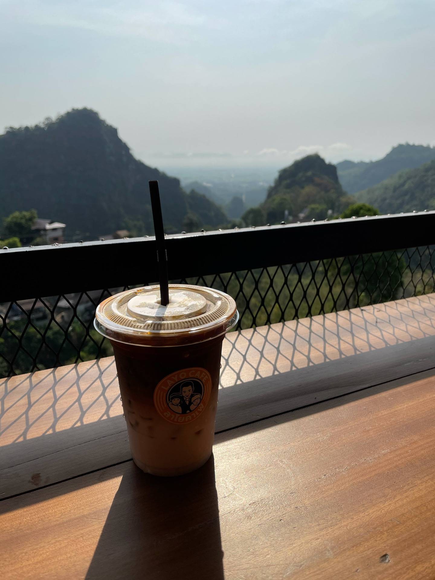 รีวิว LAYO CAFE (ลาโยคาเฟ่) @ผาหมี - ร้านสวย วิวสวย